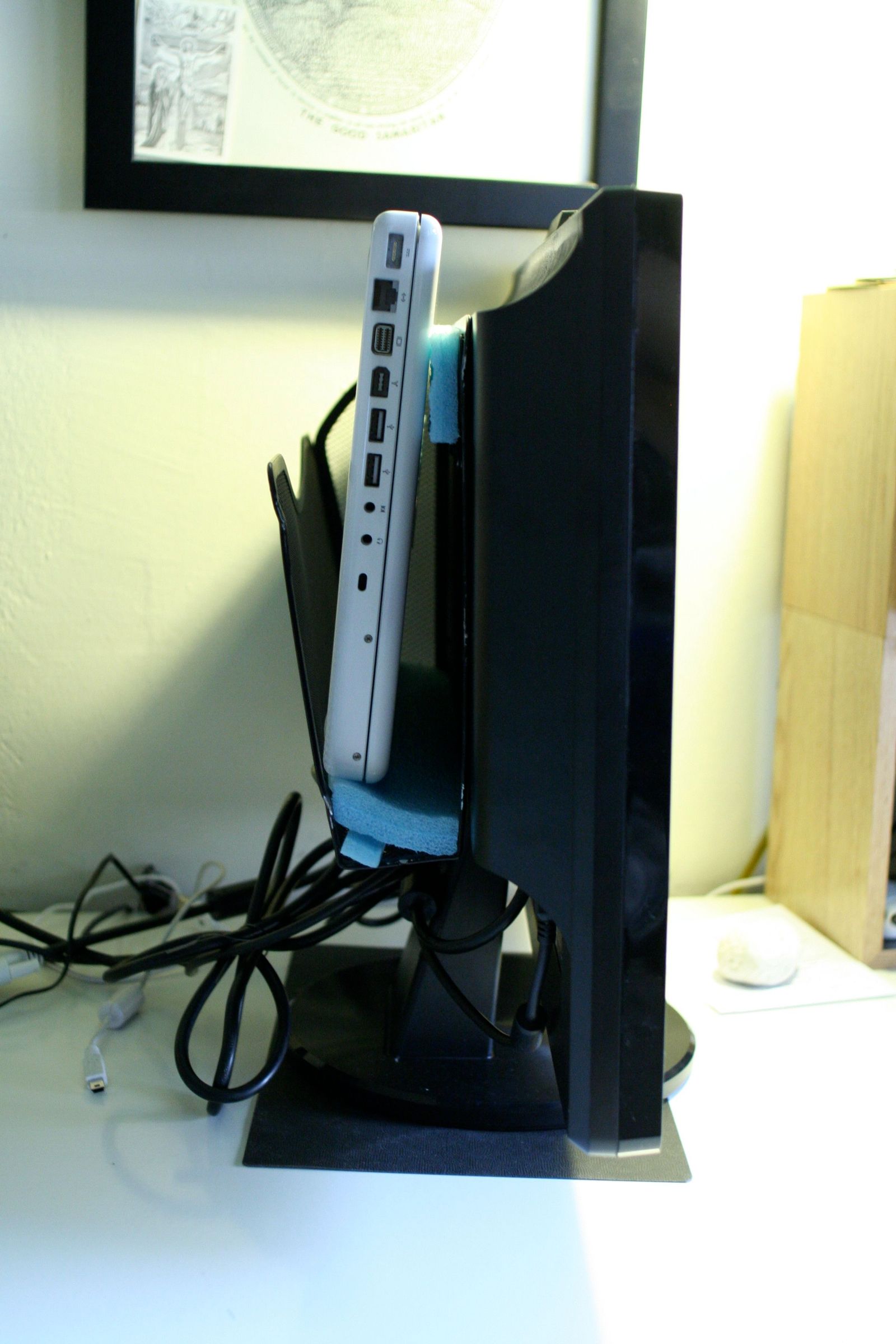 MacBook/iMac Rack Hack : 4 Steps - Instructables