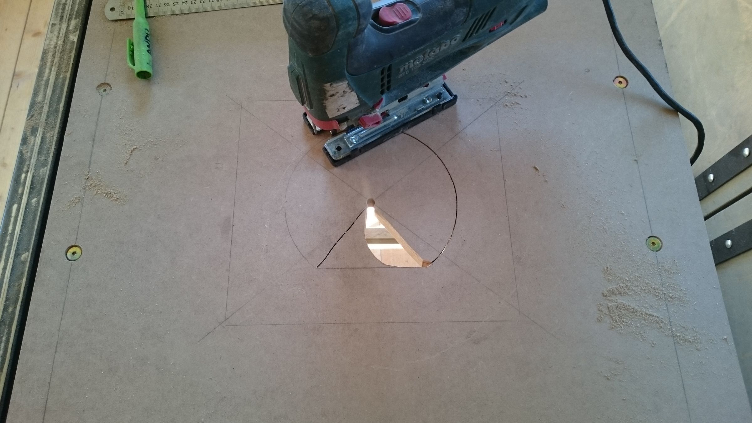 Simple Pop Out Router Table : 3 Steps (with Pictures) - Instructables