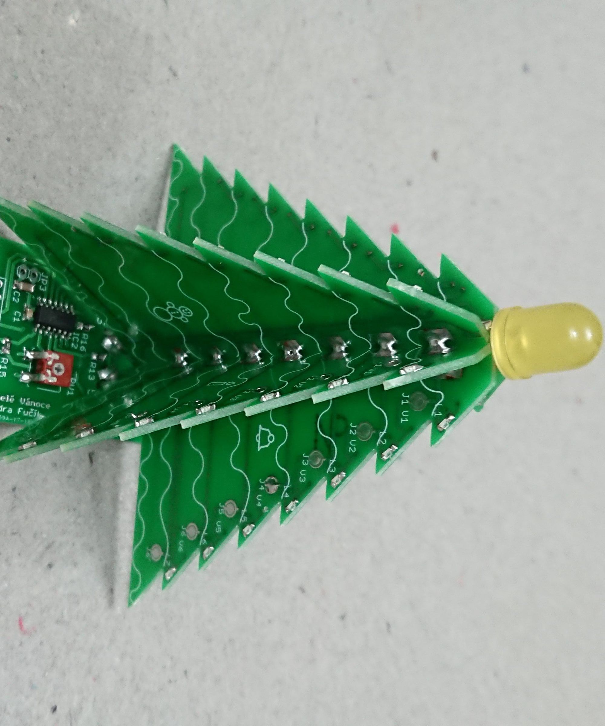 Charlieplexing Xmas Tree : 7 Steps (with Pictures) - Instructables