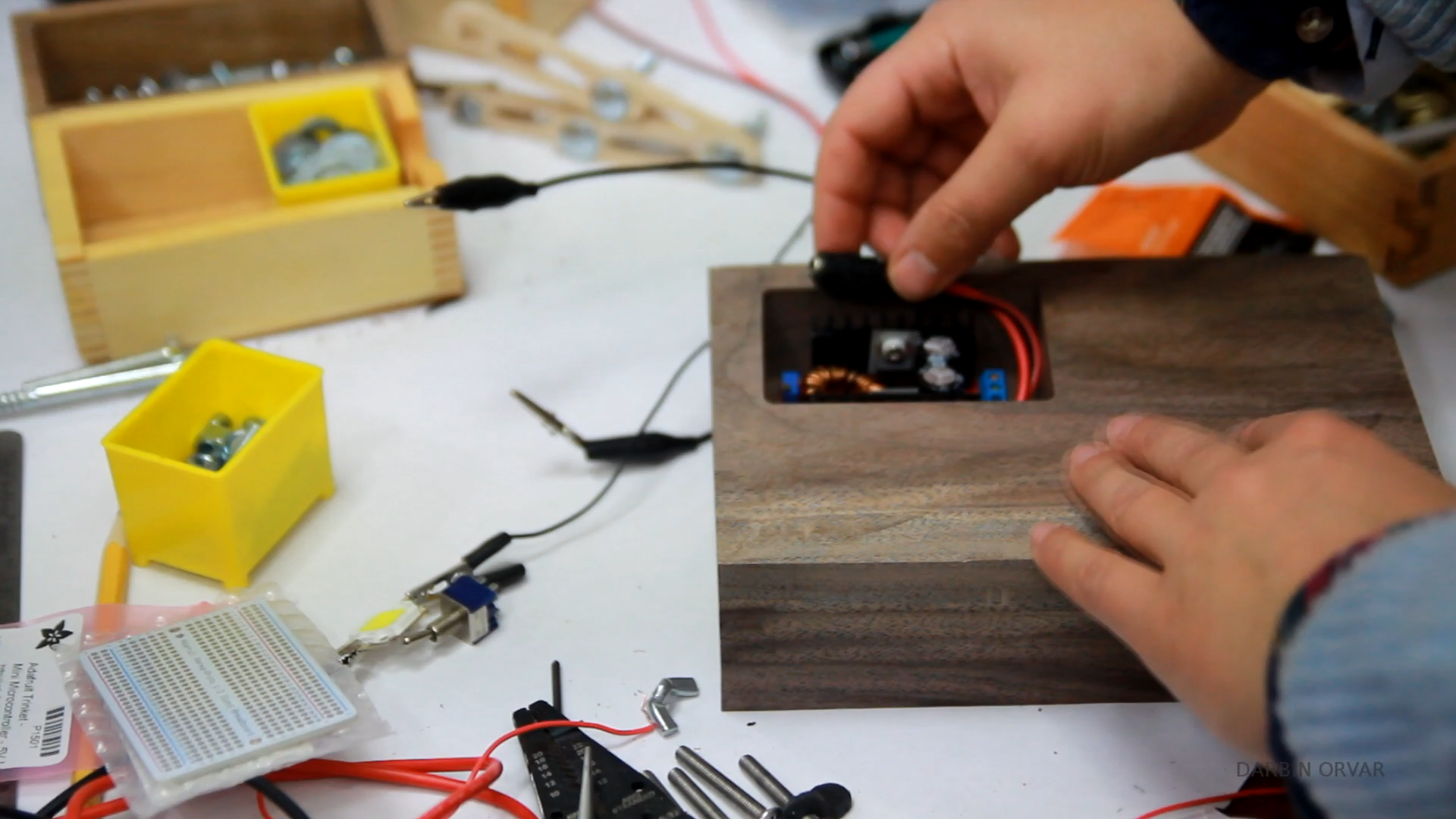 10 Watt LED Task Lamp W/ 3rd Hands : 10 Steps (with Pictures ...