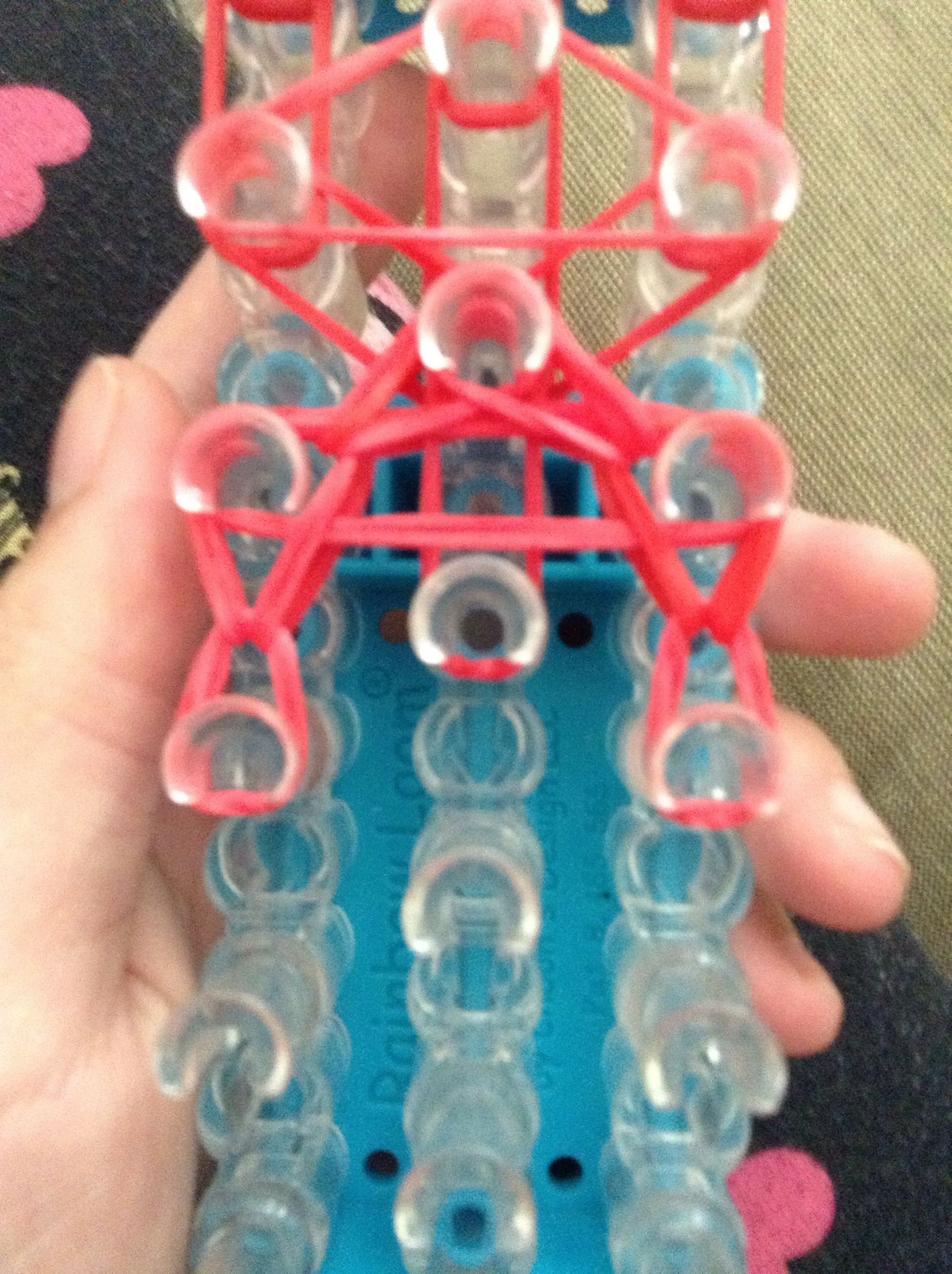 Rainbow Loom Goldfish Charm : 19 Steps (with Pictures) - Instructables