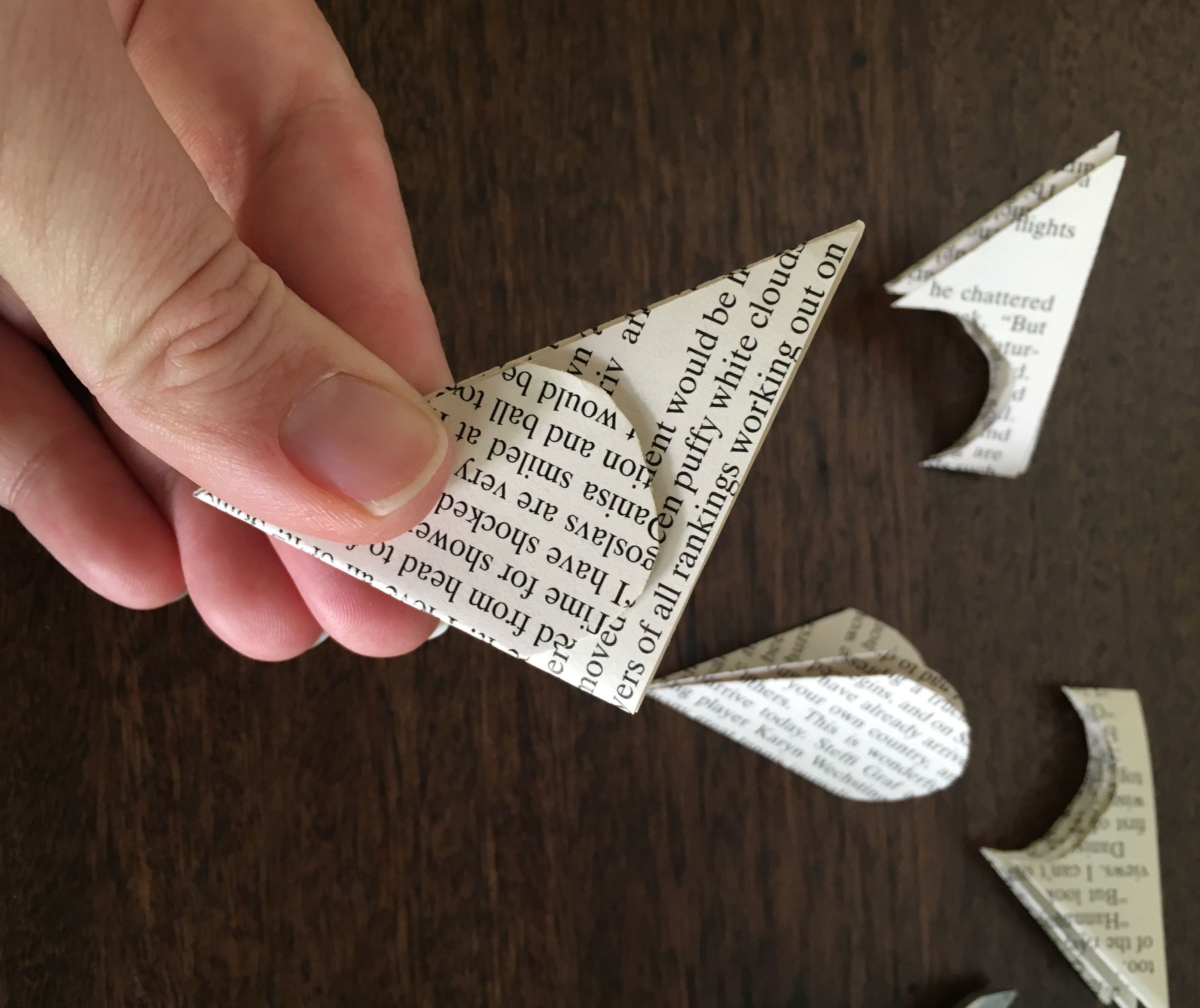 Book Page Roses : 5 Steps (with Pictures) - Instructables