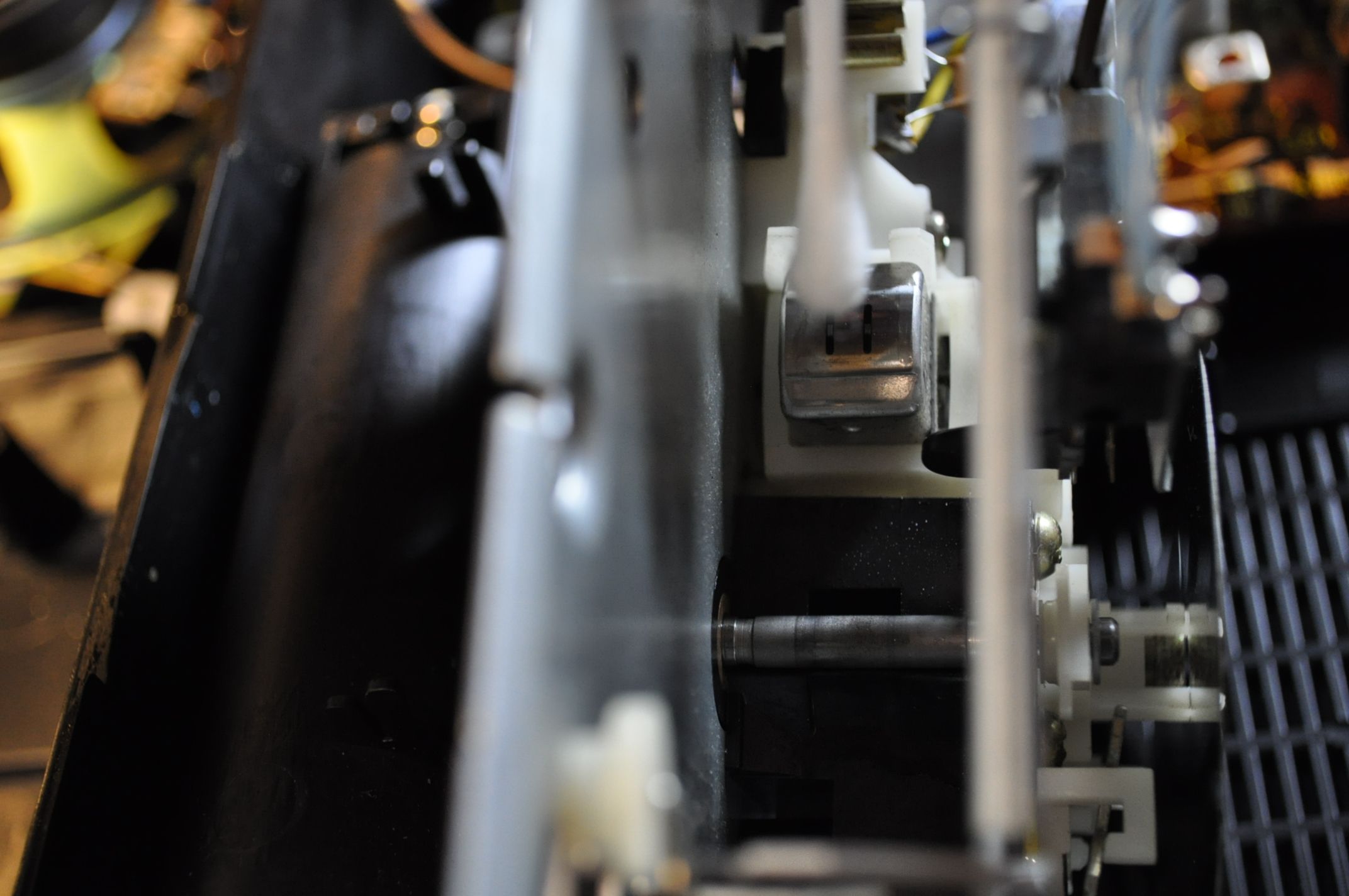 How to Revive a Portable 8-Track Tape Player : 8 Steps (with Pictures ...
