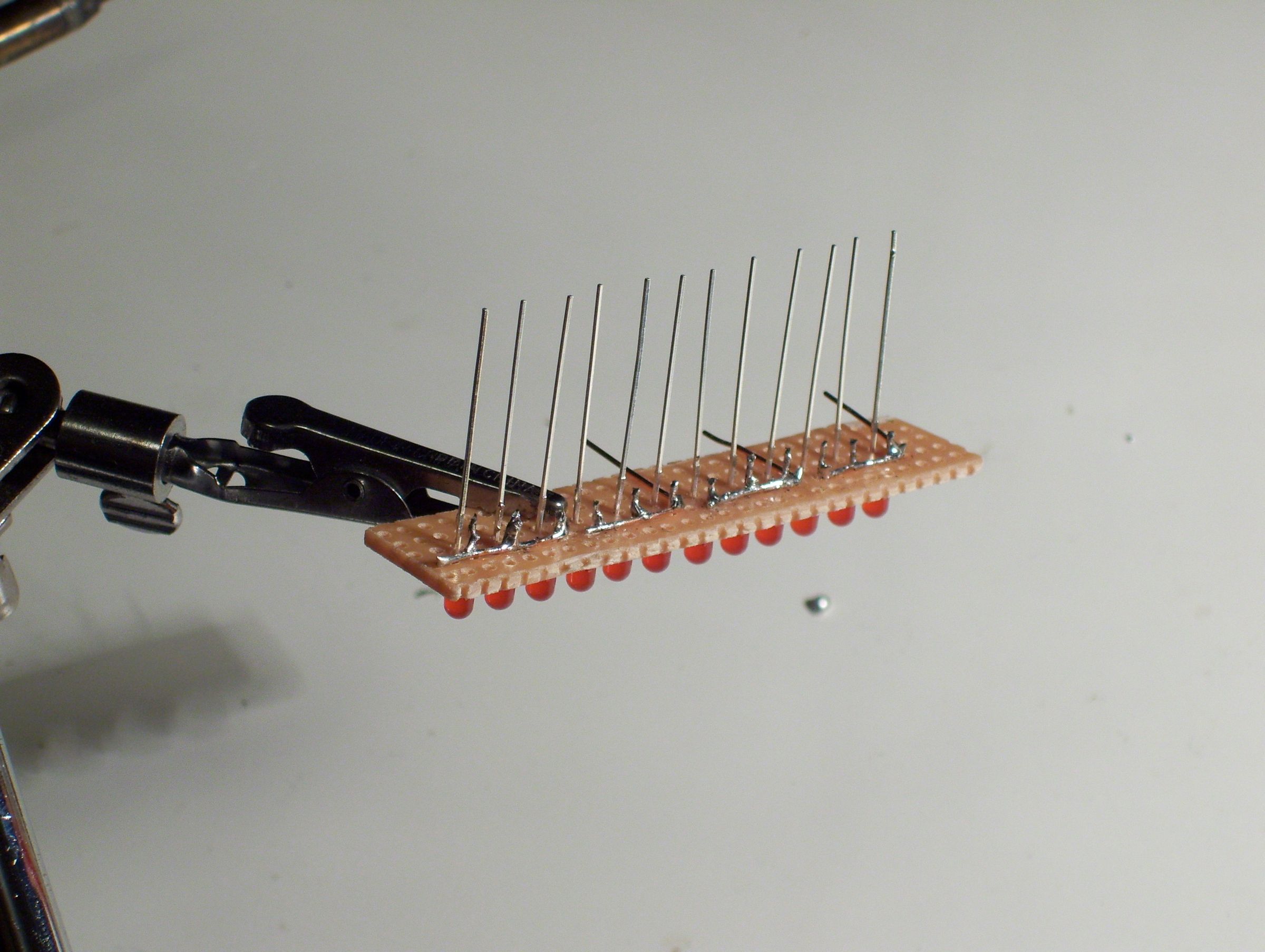 Charlieplexed Row of LED Lights, for the Arduino : 9 Steps (with Pictures) - Instructables