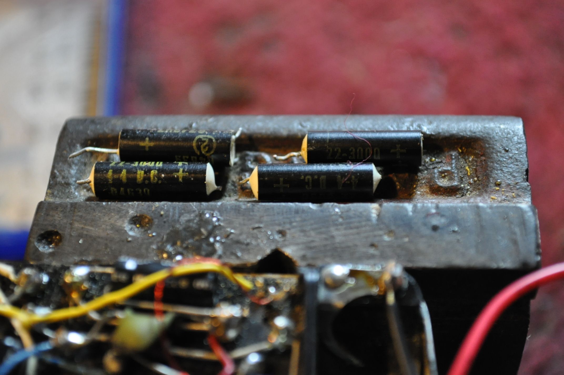 Turn a Vintage Transistor Hearing Aid Into an Amplified Microphone for ...
