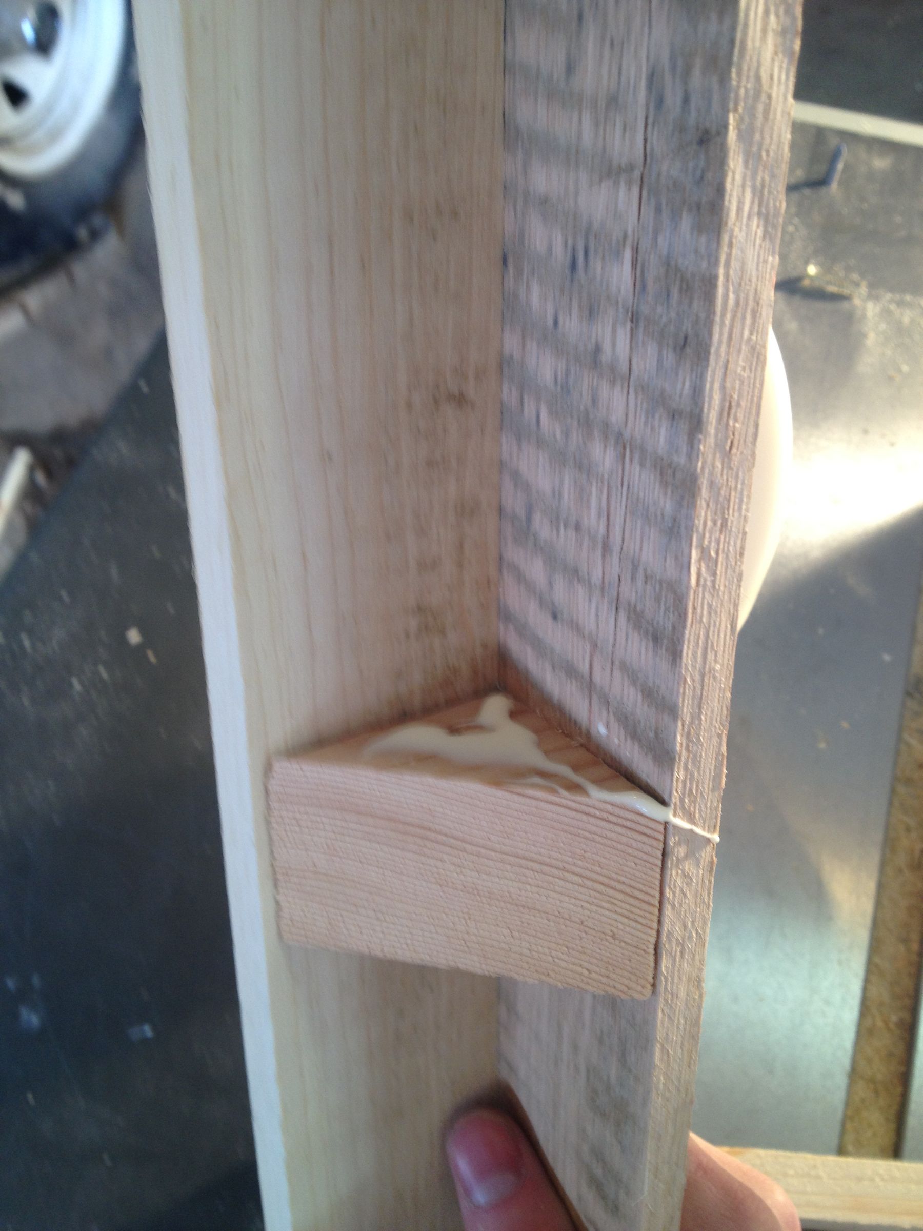 Recycled Pallet End Table : 11 Steps - Instructables