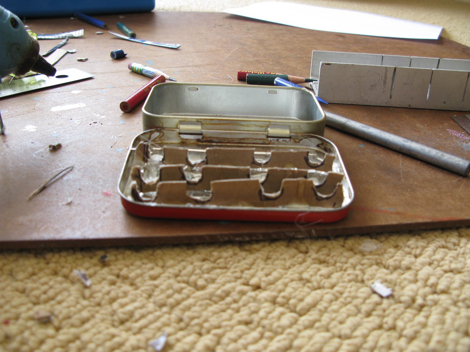 How to Make the Pocket-Size Altoids Tin Art Kit! : 9 Steps - Instructables