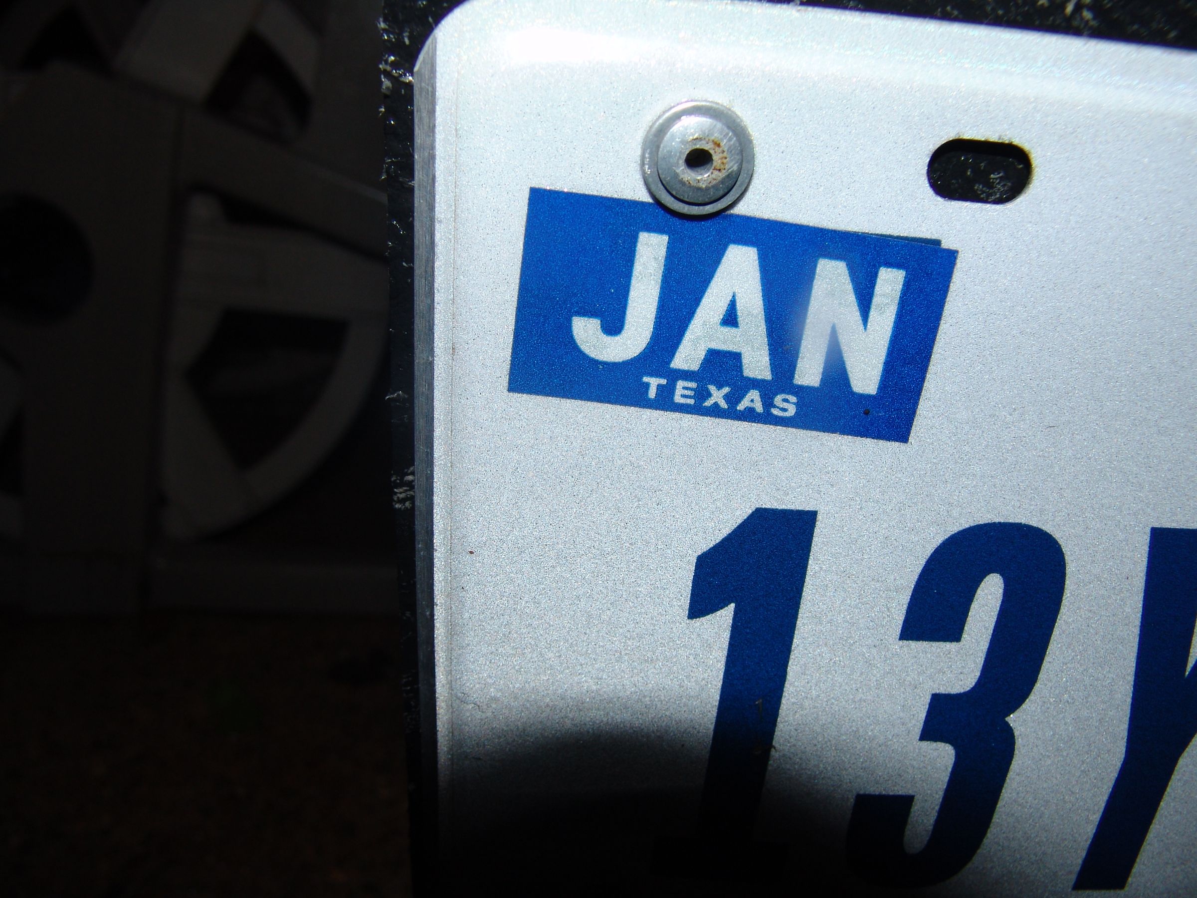 Custom Flexible License Plate Holder : 3 Steps - Instructables