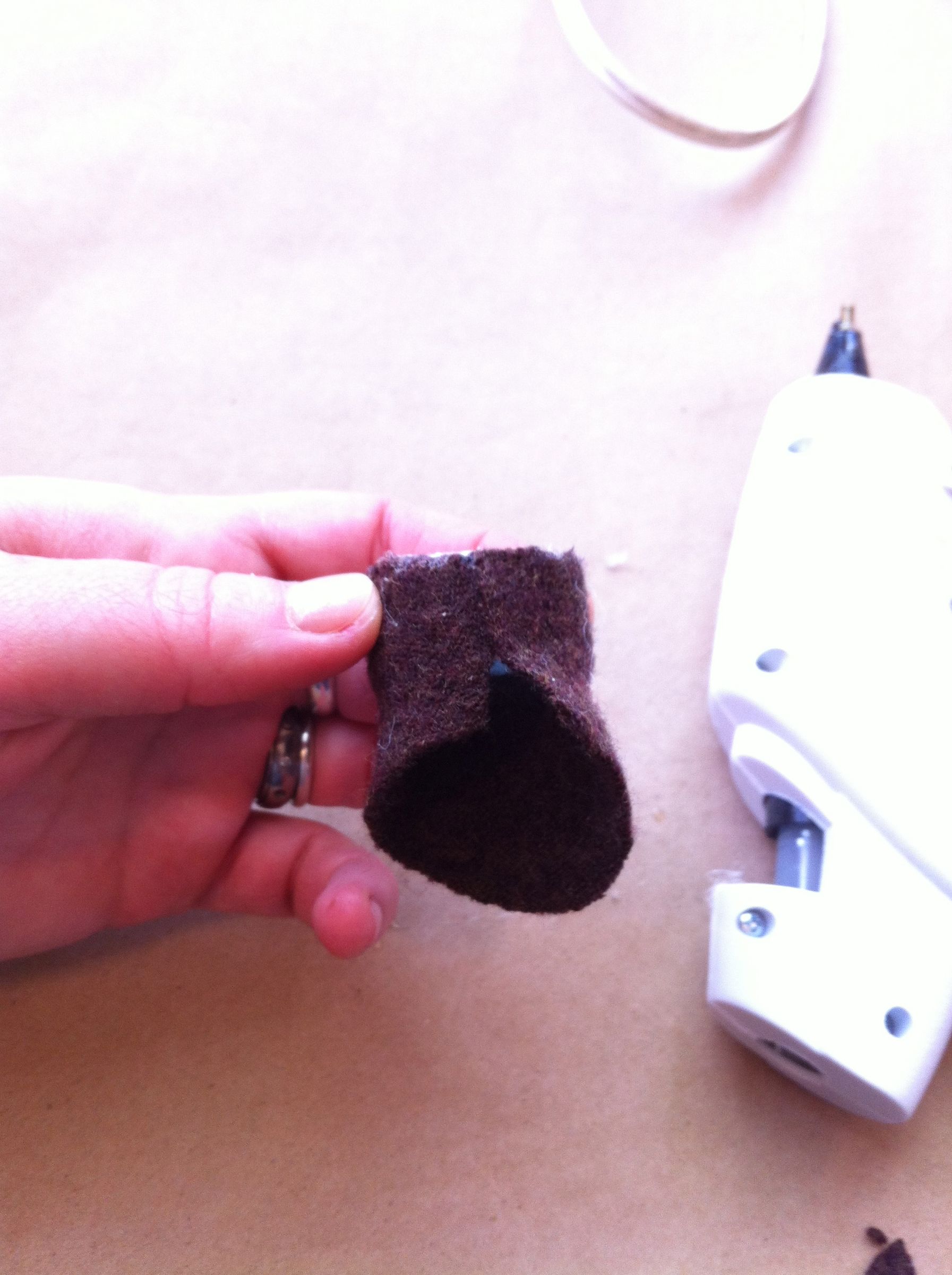 Simple Sweater Puppet : 6 Steps - Instructables