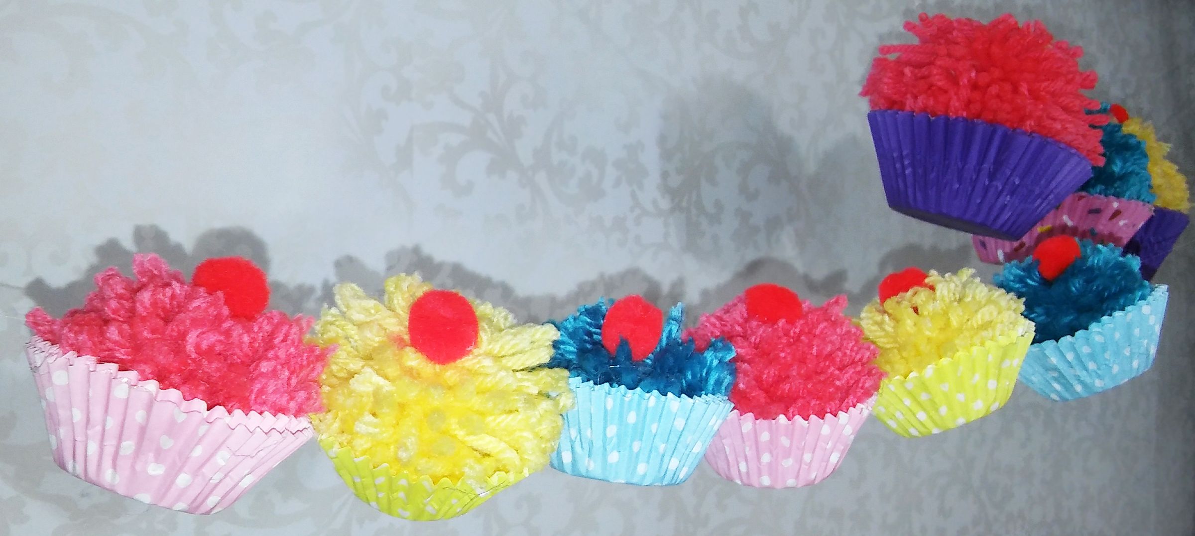 Yarn Pom Pom Cupcake Garland - Instructables