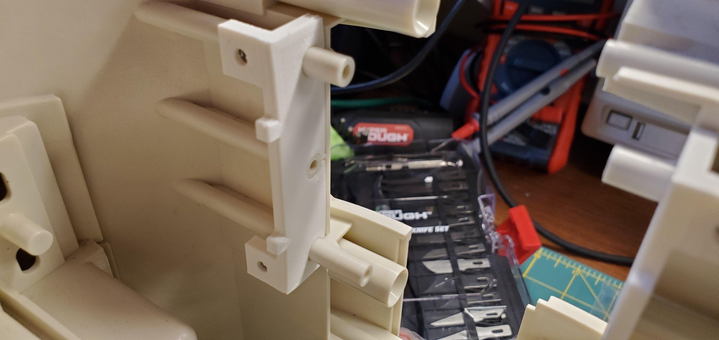 Omnibot Shoulder Servo Modification : 7 Steps (with Pictures ...