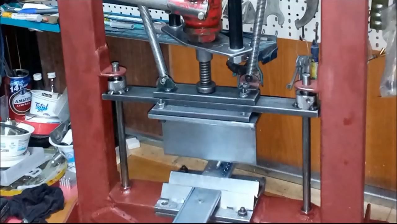 DIY Hydraulic Benchtop Press : 9 Steps (with Pictures) - Instructables
