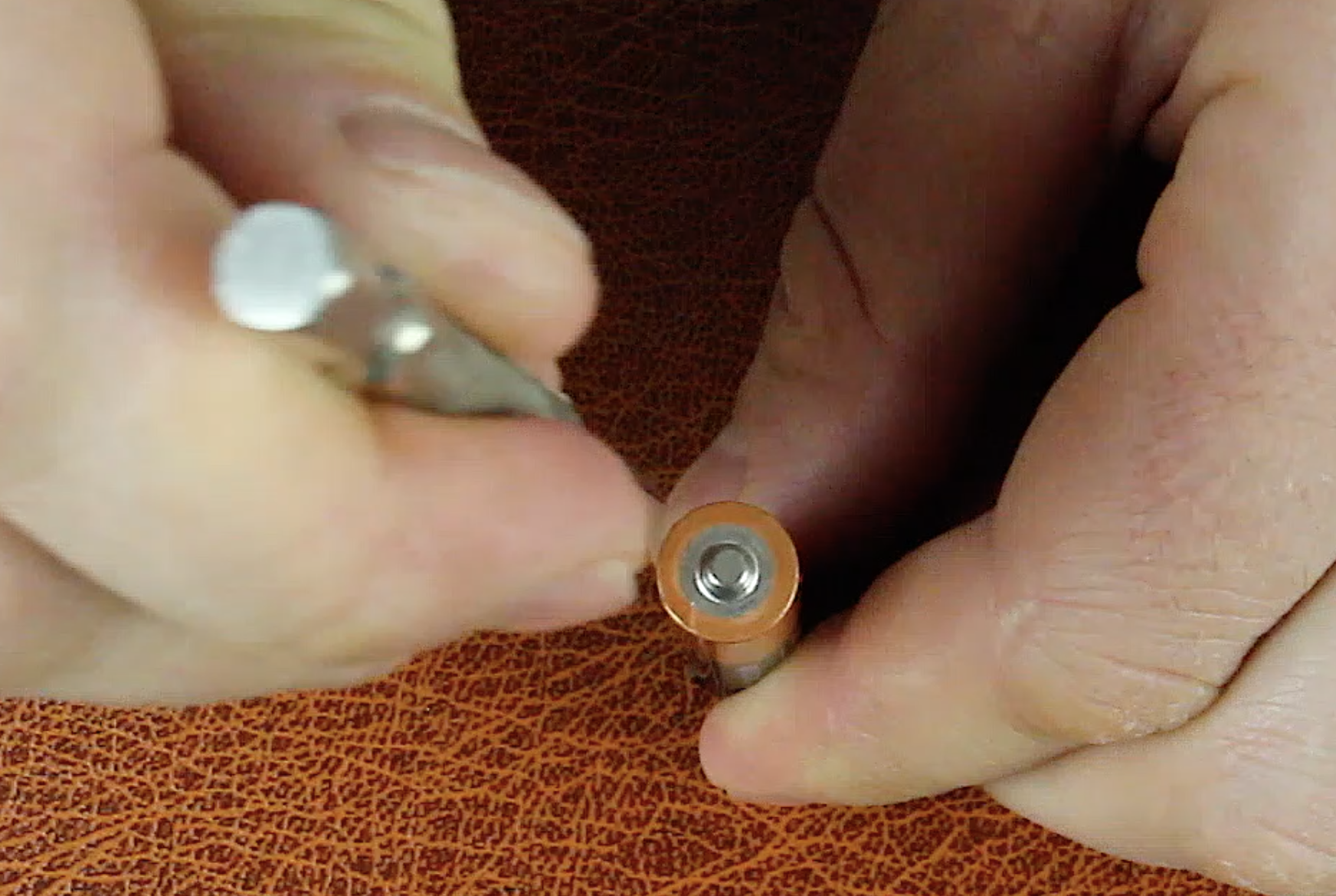 AAA Battery Burner Flame 3560 Fahrenheit : 10 Steps - Instructables