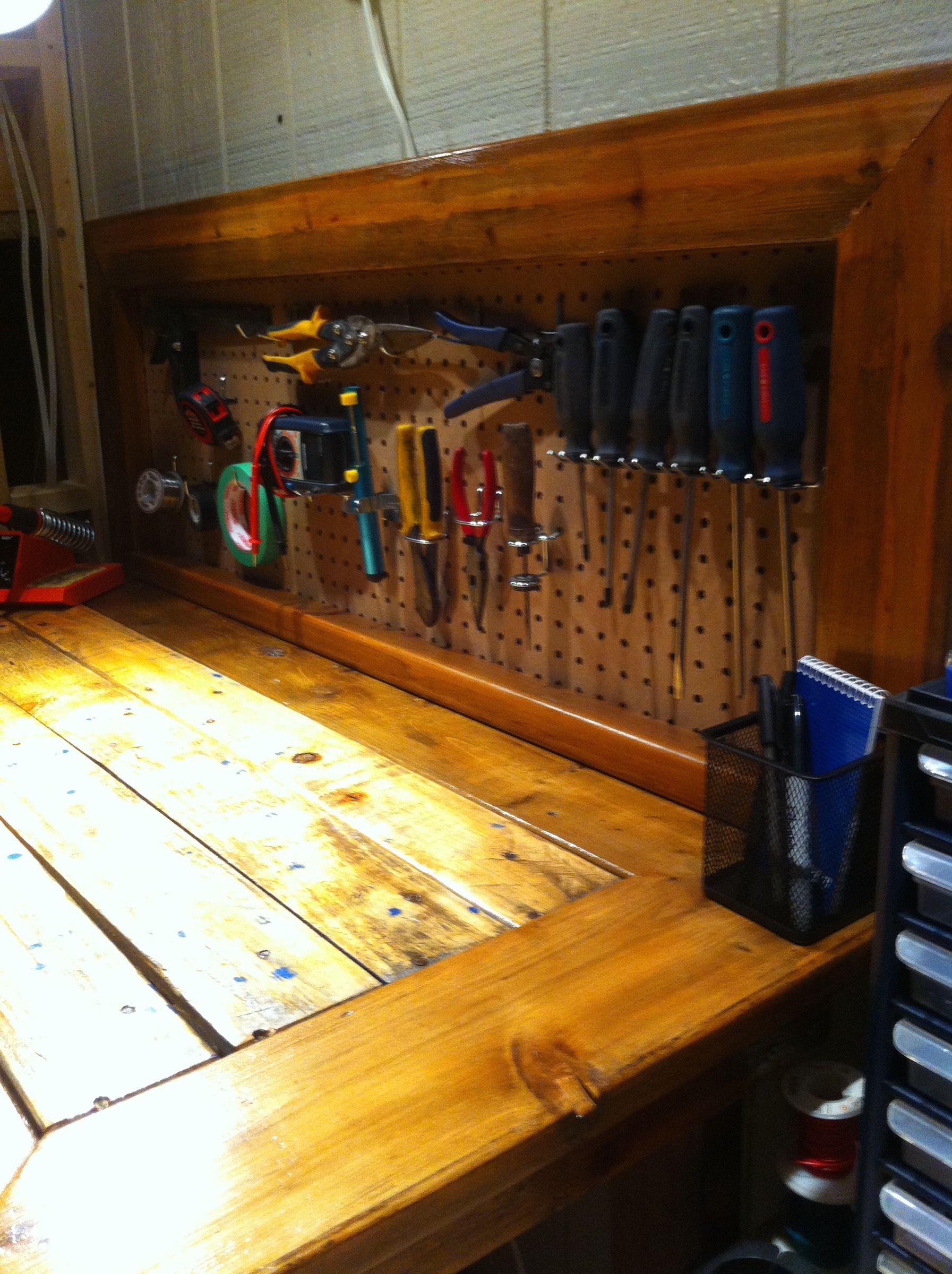 Maker/Work Bench From Scrap Wood : 9 Steps (with Pictures) - Instructables