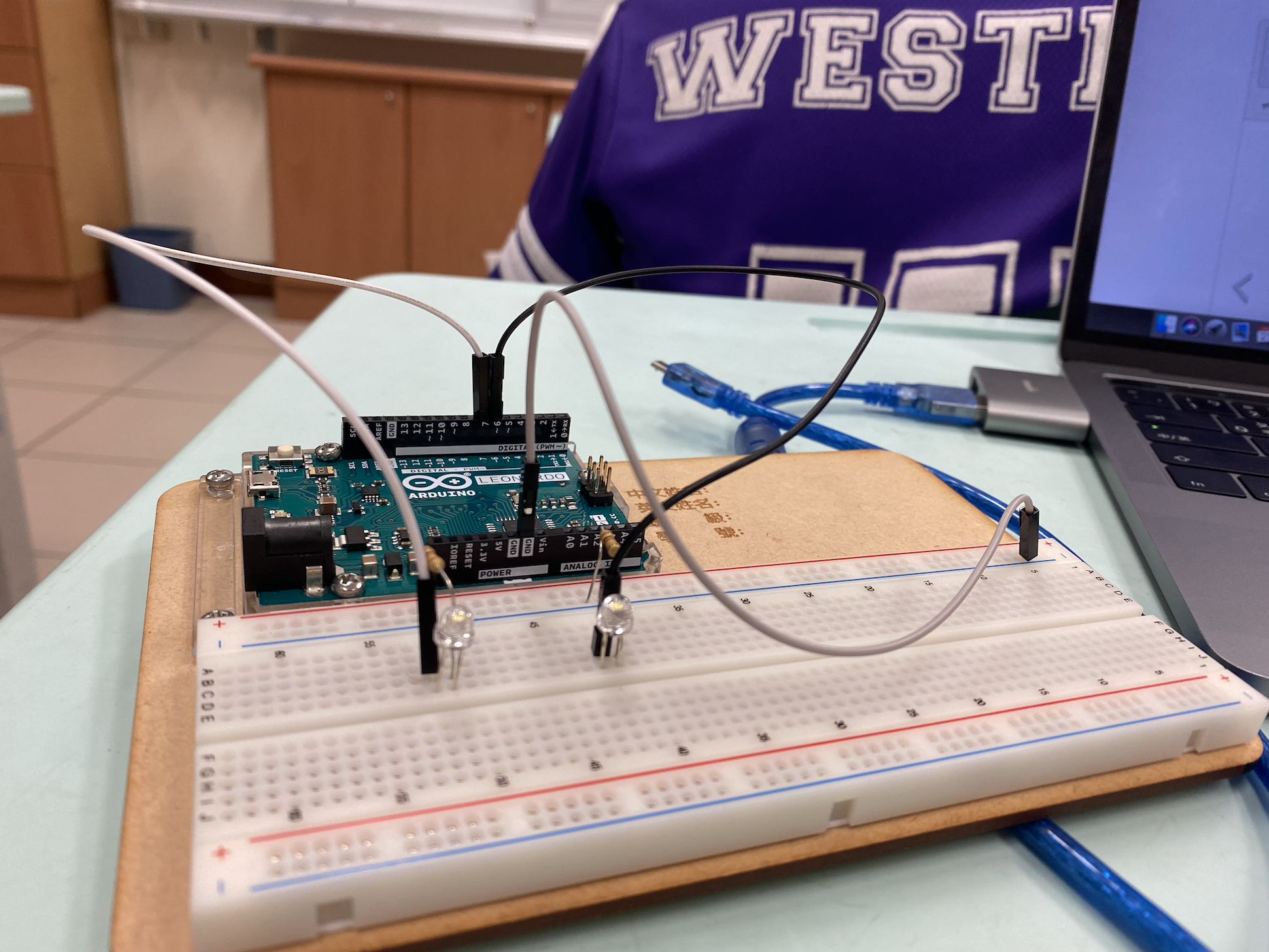 Blinking LED : 3 Steps - Instructables