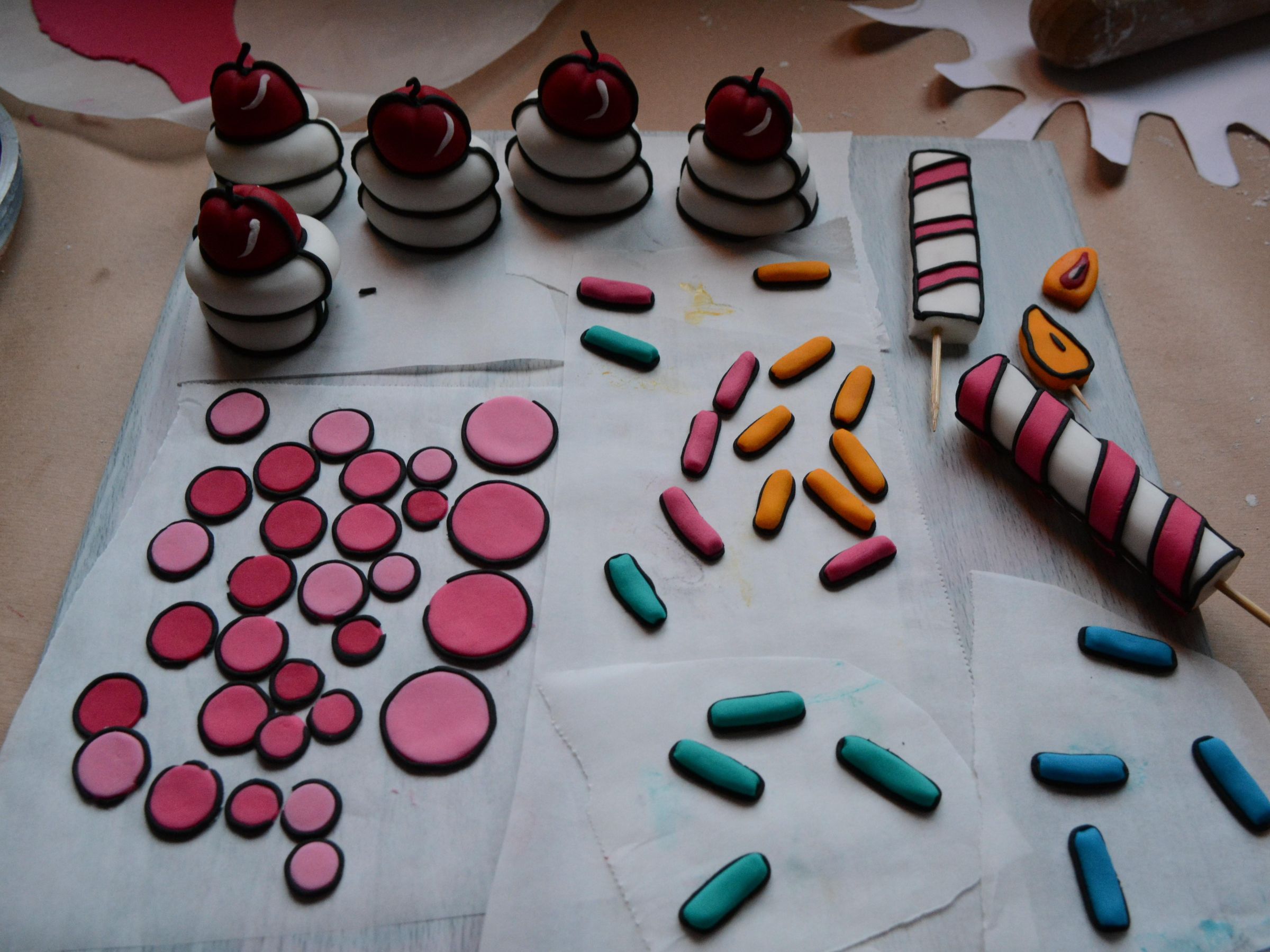 Cartoon-Style Birthday Cake : 12 Steps (with Pictures) - Instructables