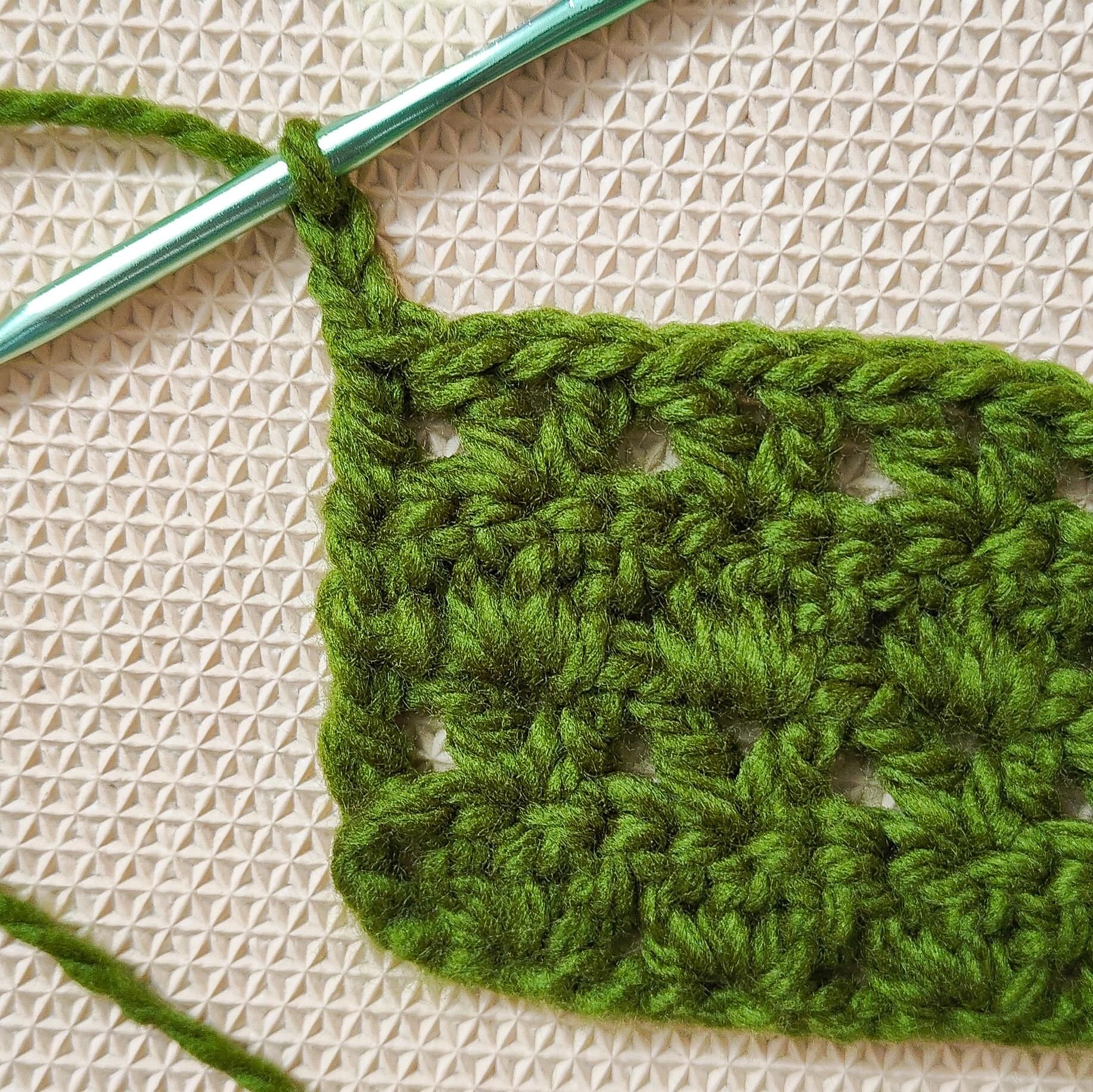 Two Row Repeat Quick and Simple Crochet Scarf Pattern : 7 Steps (with ...