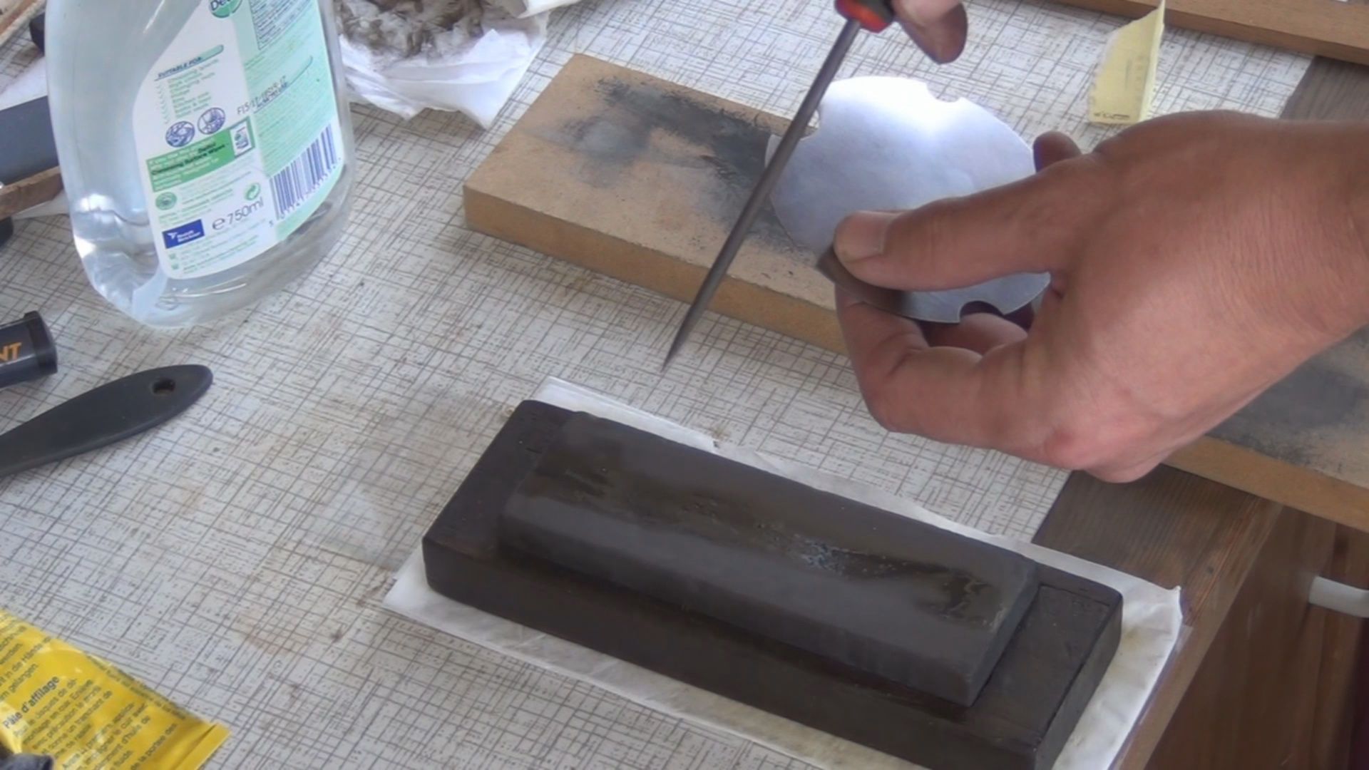 How to Sharpen a Concave Card Scraper : 8 Steps (with Pictures ...