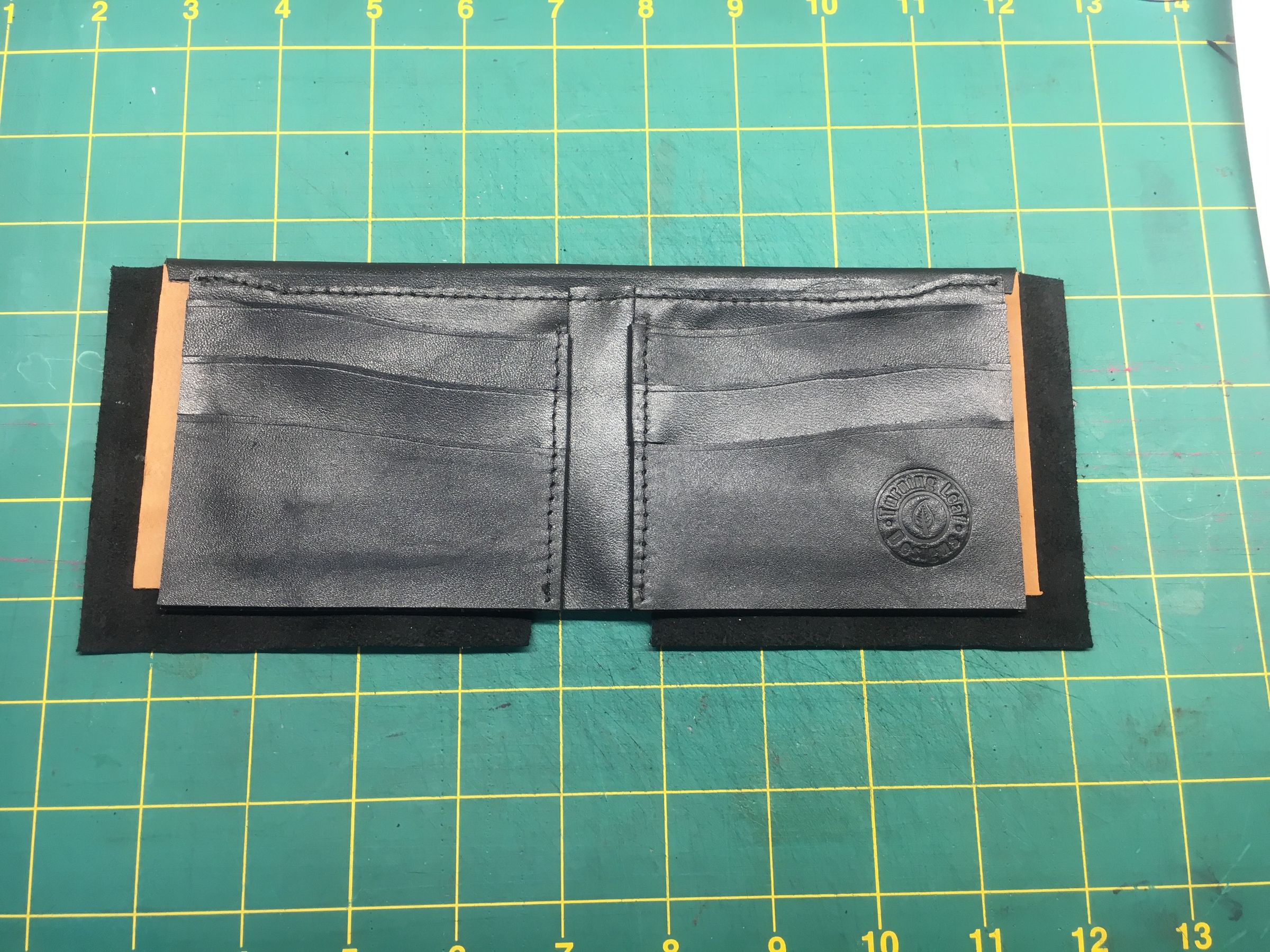 BIFOLD WALLET : 17 Steps (with Pictures) - Instructables