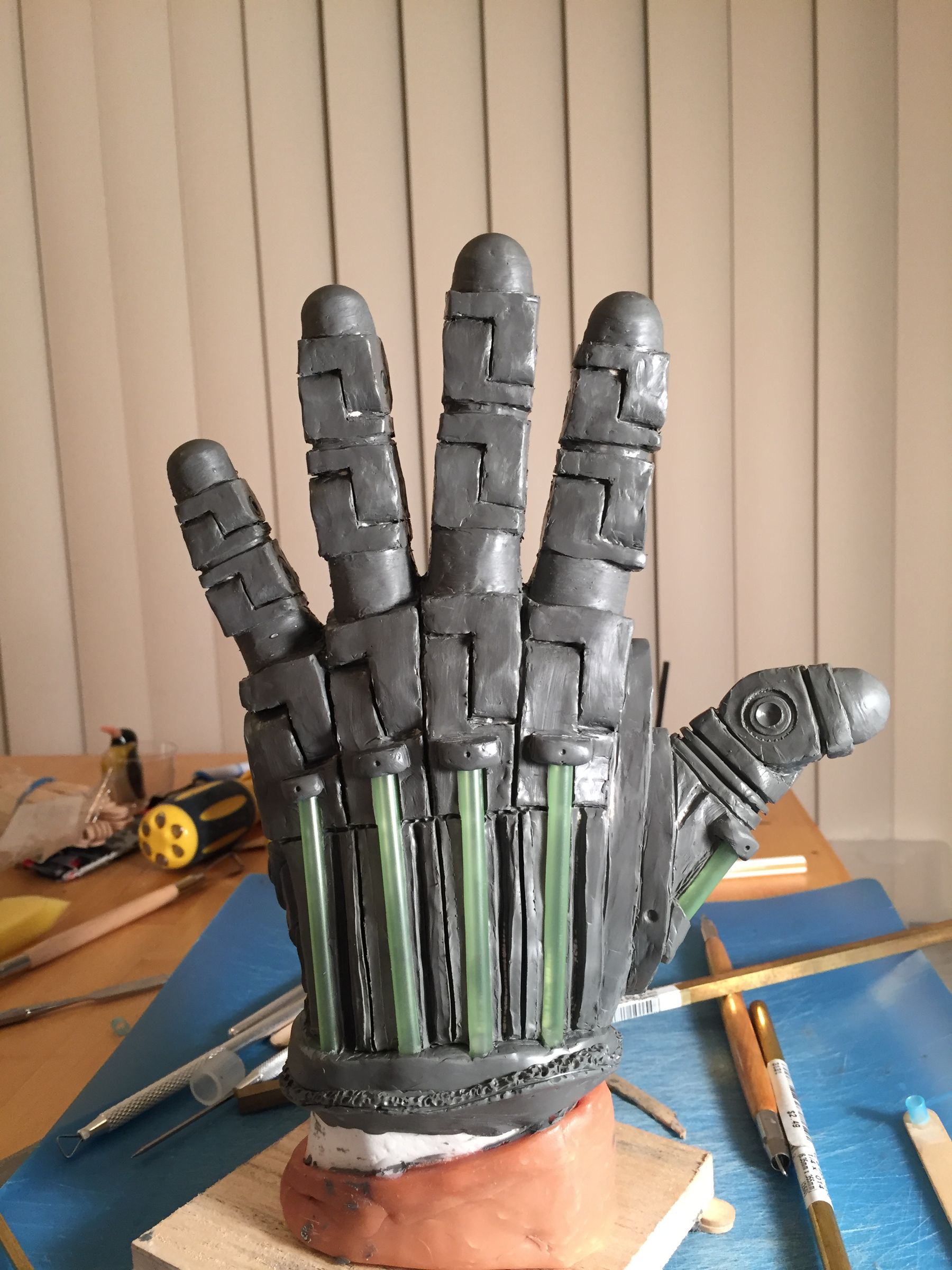 Terminator Glove and Eye : 15 Steps (with Pictures) - Instructables