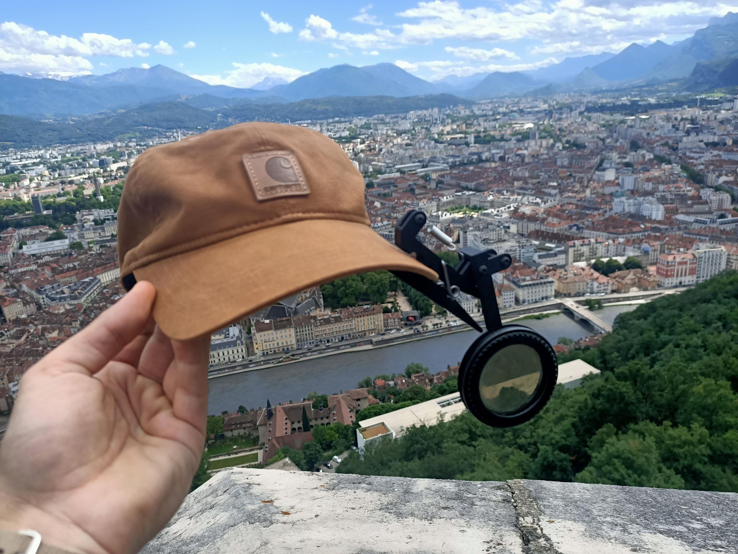 Cap Mounted Sun-monocle : 4 Steps - Instructables