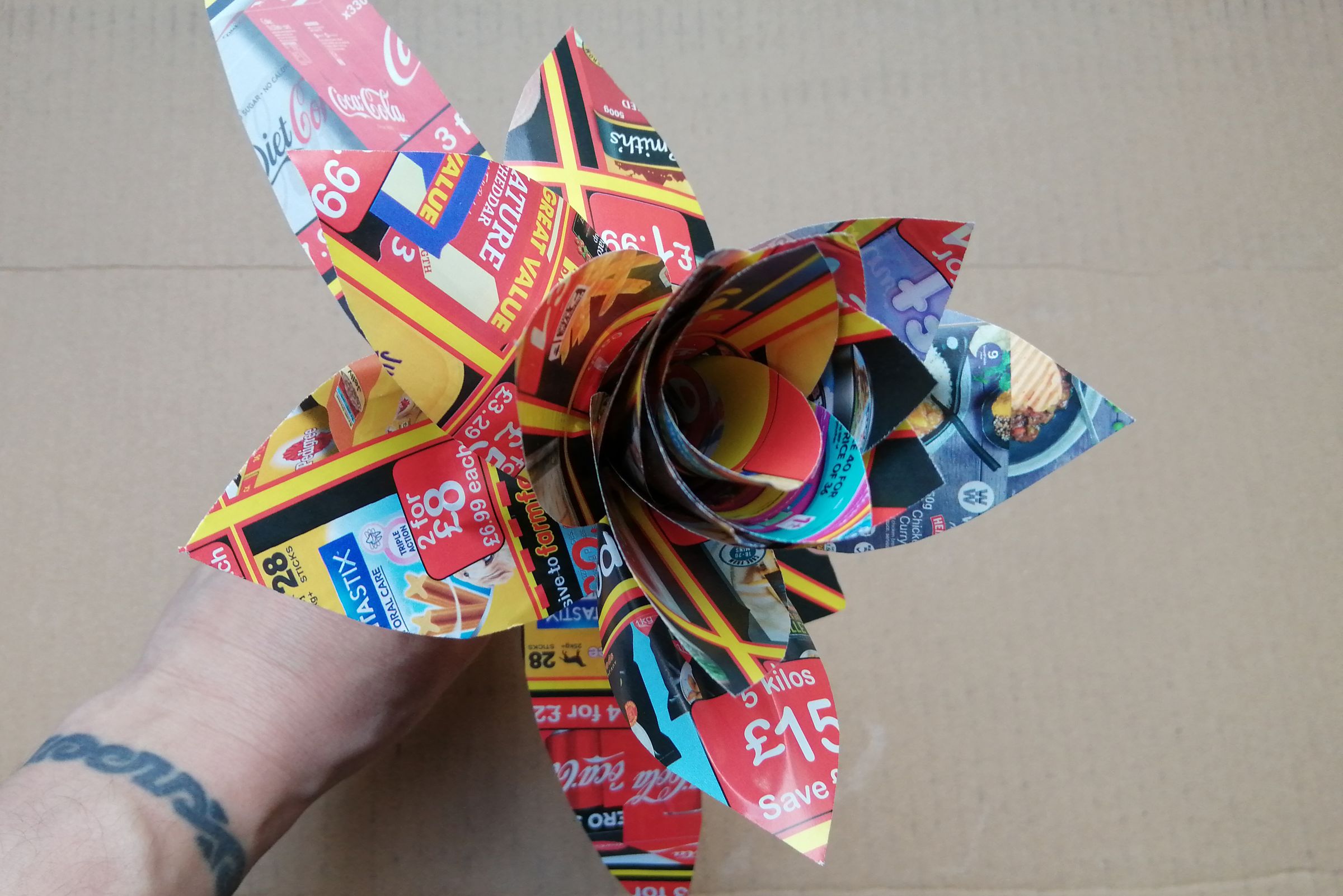 Junk Mail Flower : 5 Steps (with Pictures) - Instructables