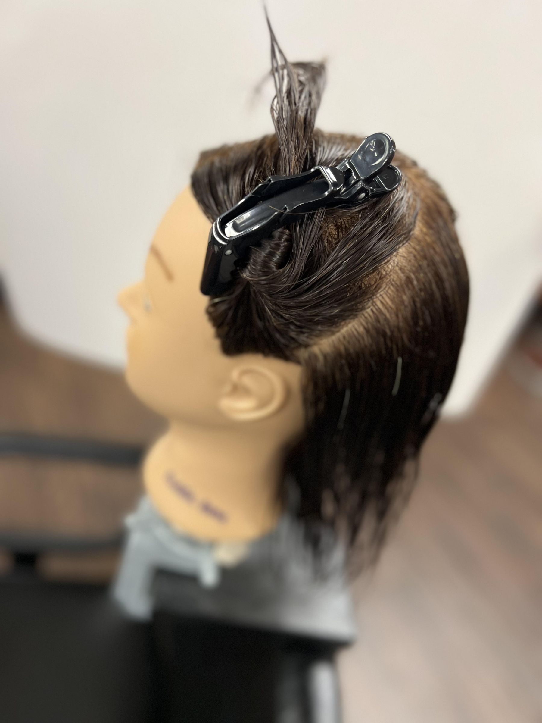 One Length Haircut Tutorial : 7 Steps - Instructables