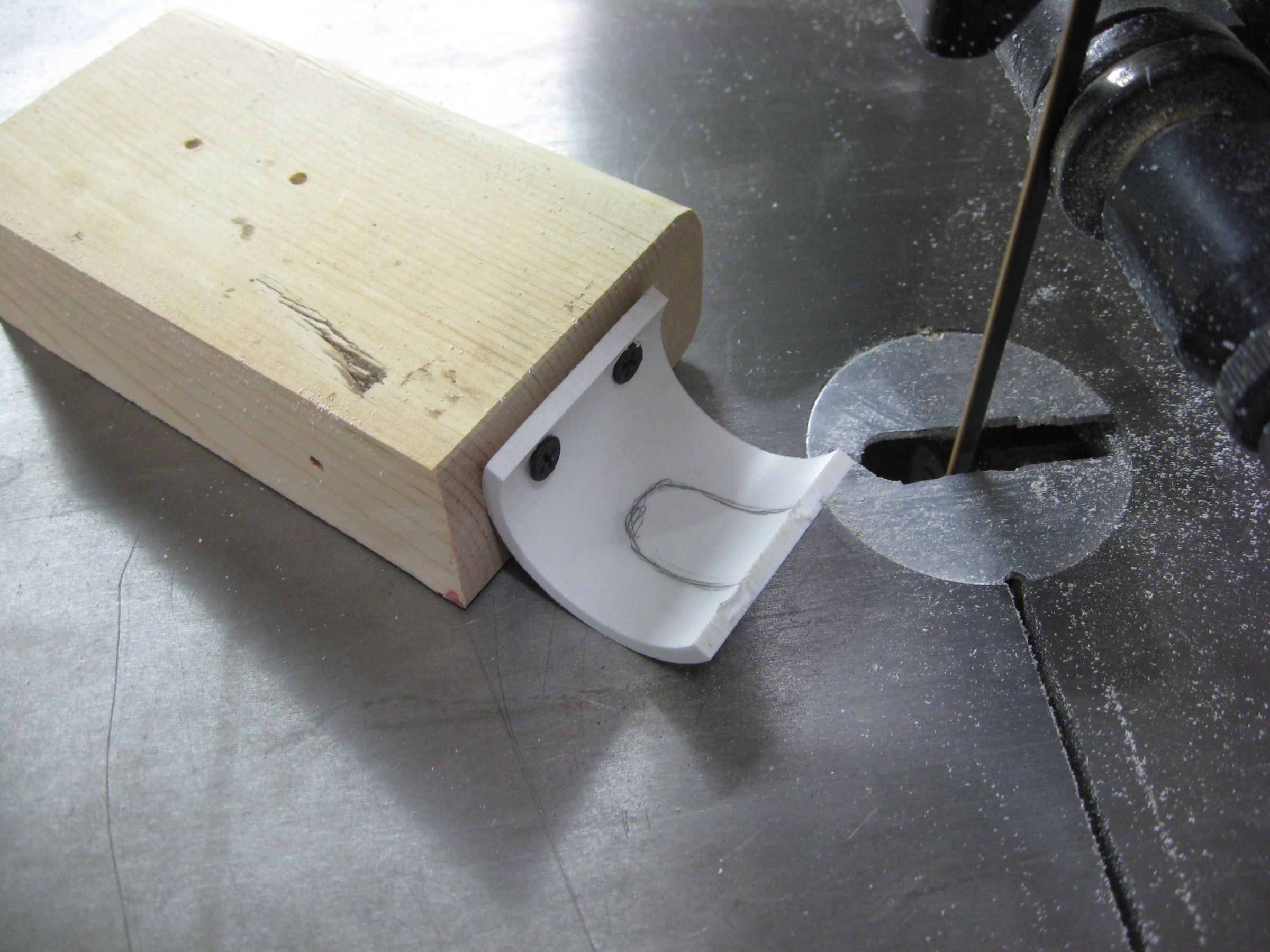 Wood Carving Station From Old Sewing Table : 14 Steps (with Pictures ...