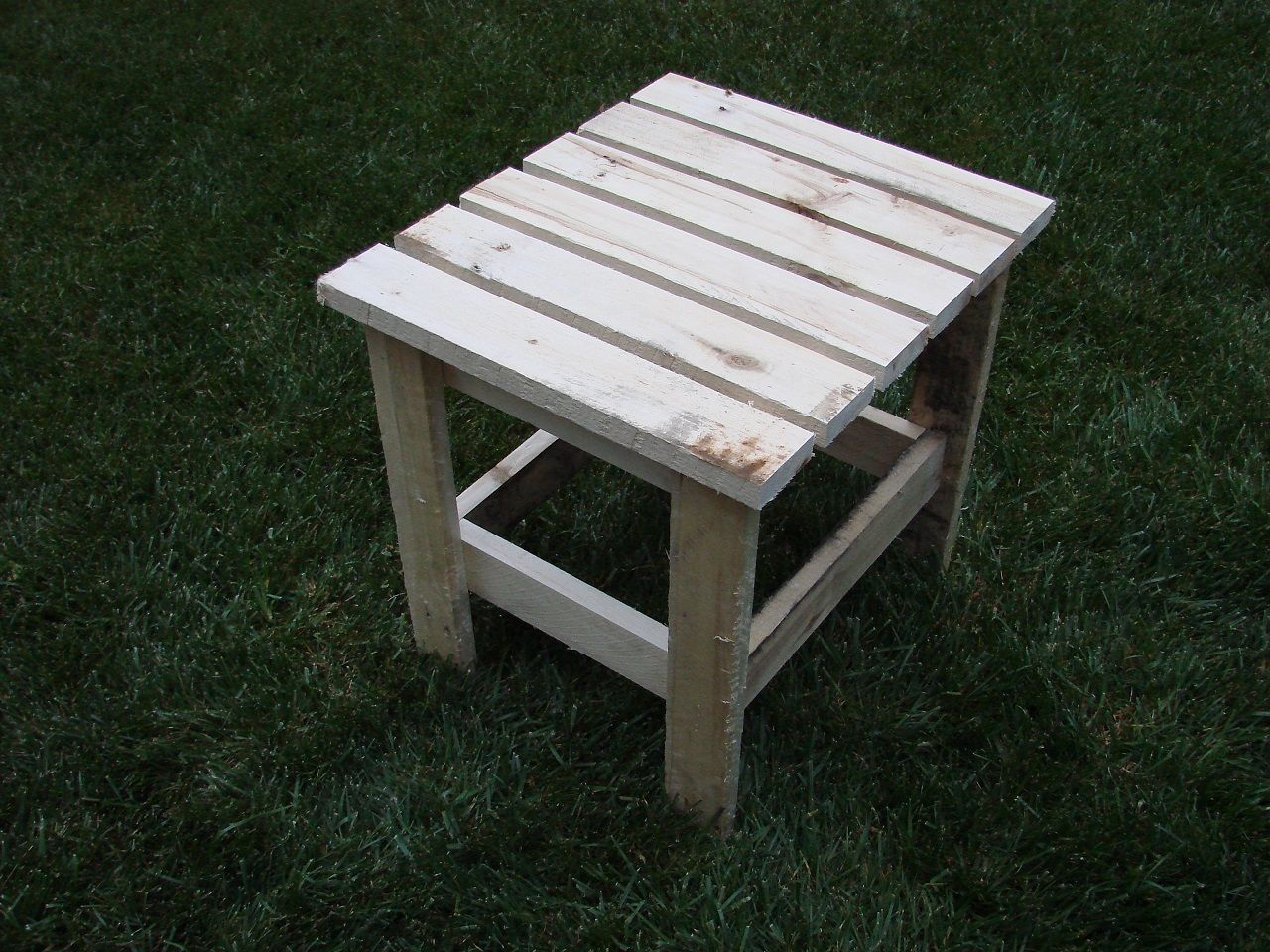 Recycled Potted Plant Table : 5 Steps (with Pictures) - Instructables