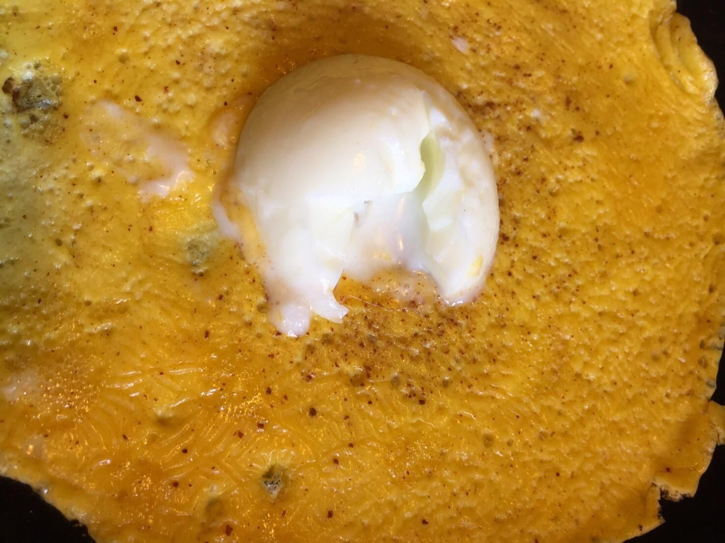 Reversed Colour Fried Egg : 4 Steps (with Pictures) - Instructables