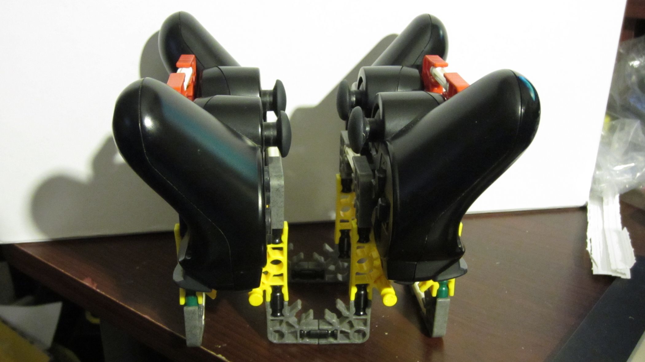 Anthology of Knex Holders (for Gaming) - Instructables