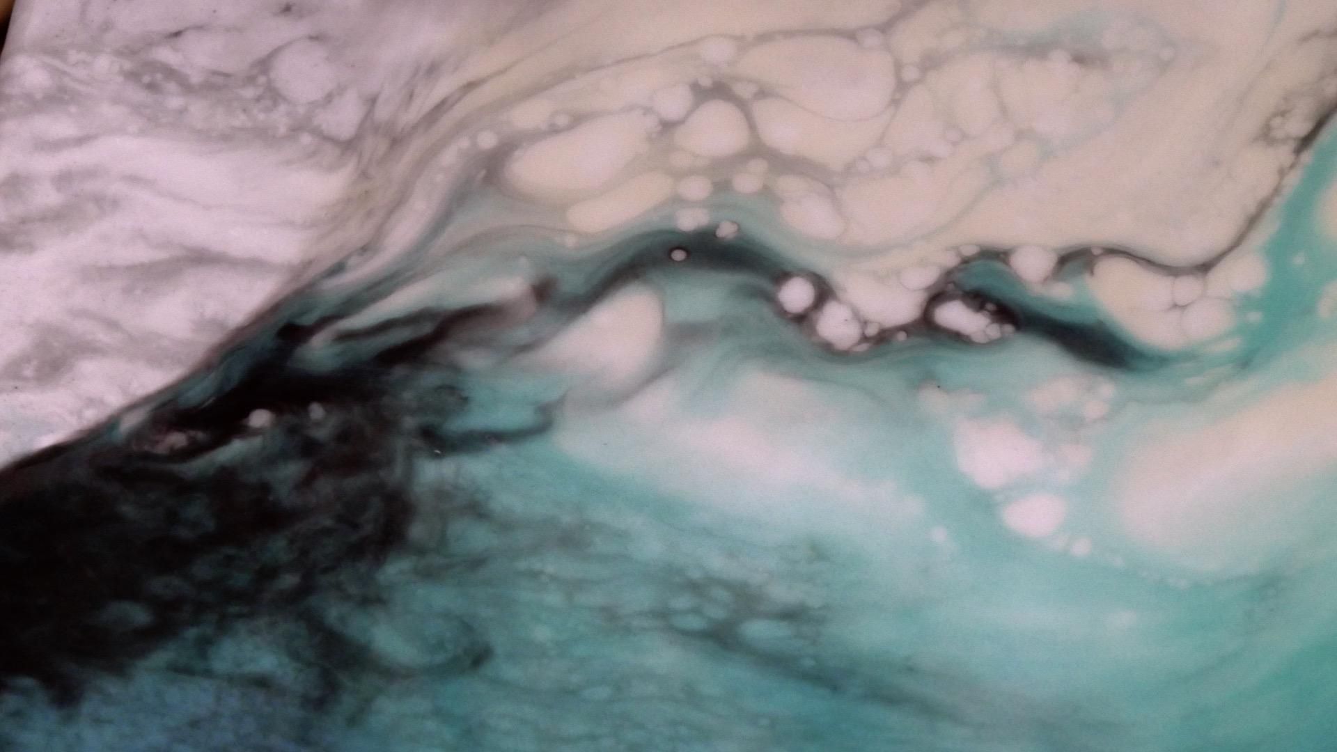 How to Make Resin Art on a Canvas (For Beginners) : 10 Steps (with ...