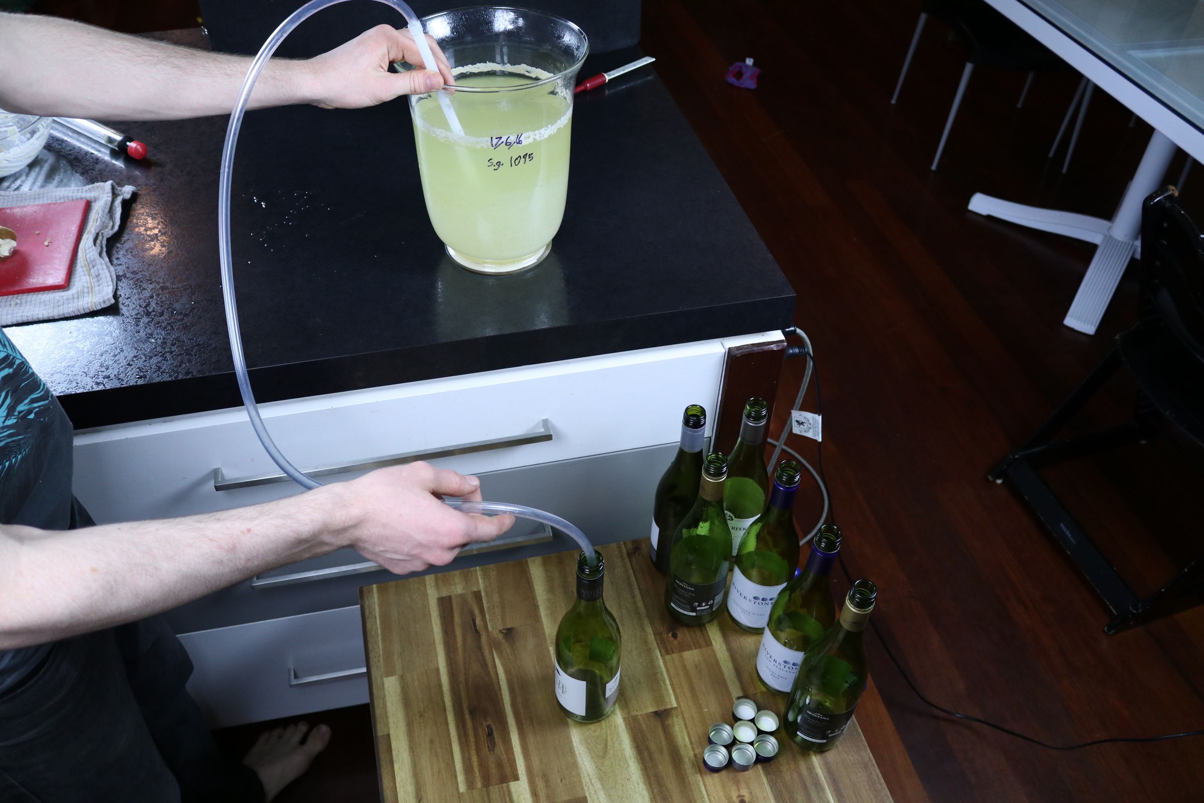 Home Made Apple Core Wine : 9 Steps (with Pictures) - Instructables