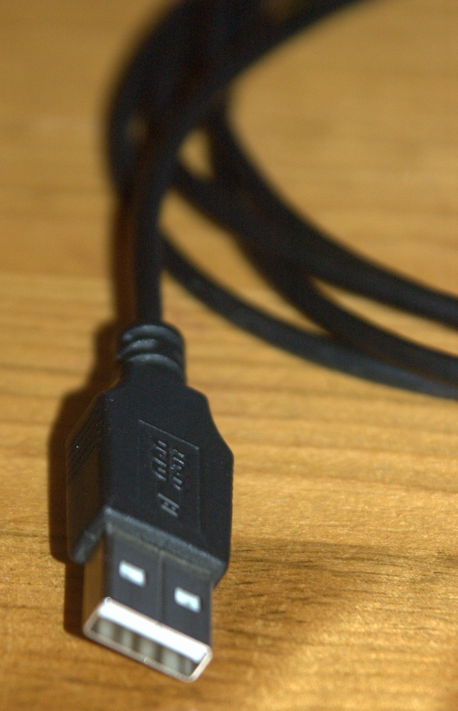 How to Repair a Moulded USB Plug : 4 Steps - Instructables