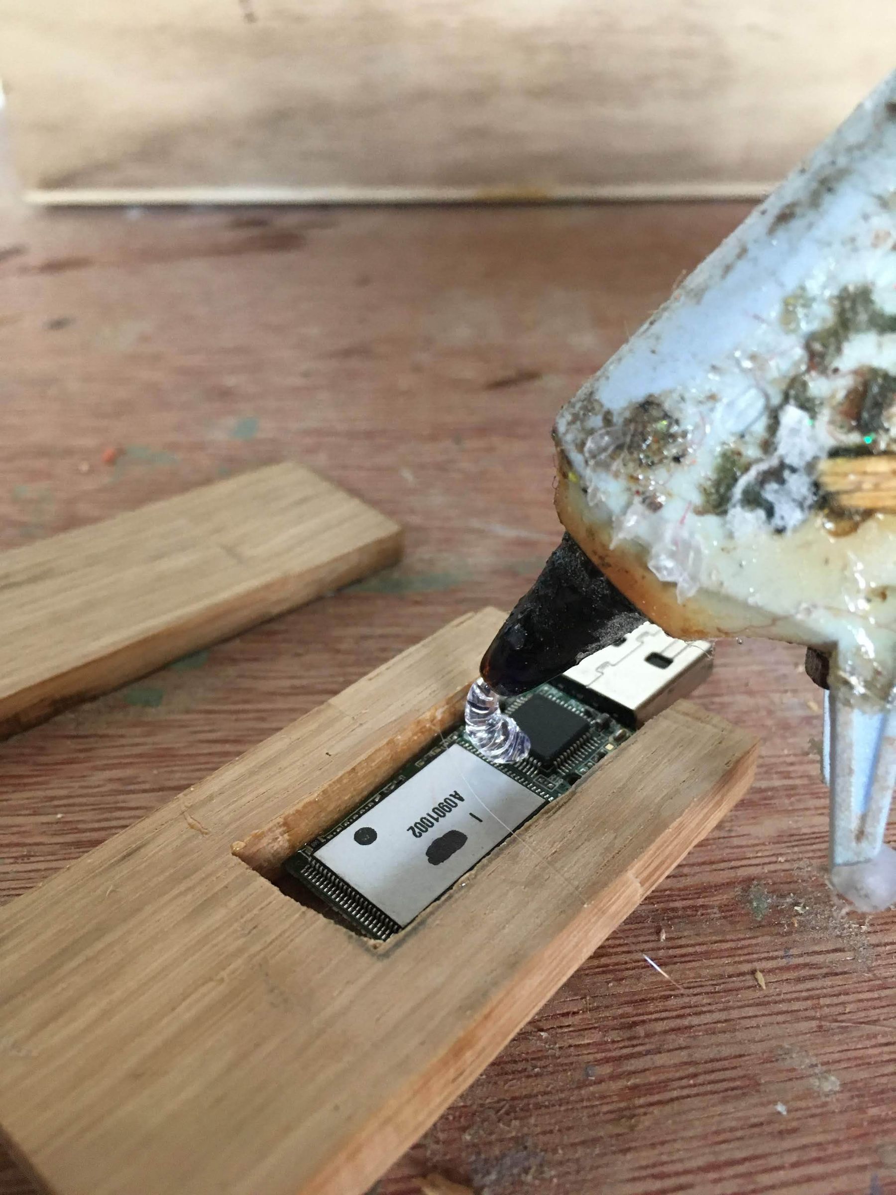 Fix a Damaged USB Memory Stick Case : 6 Steps (with Pictures ...