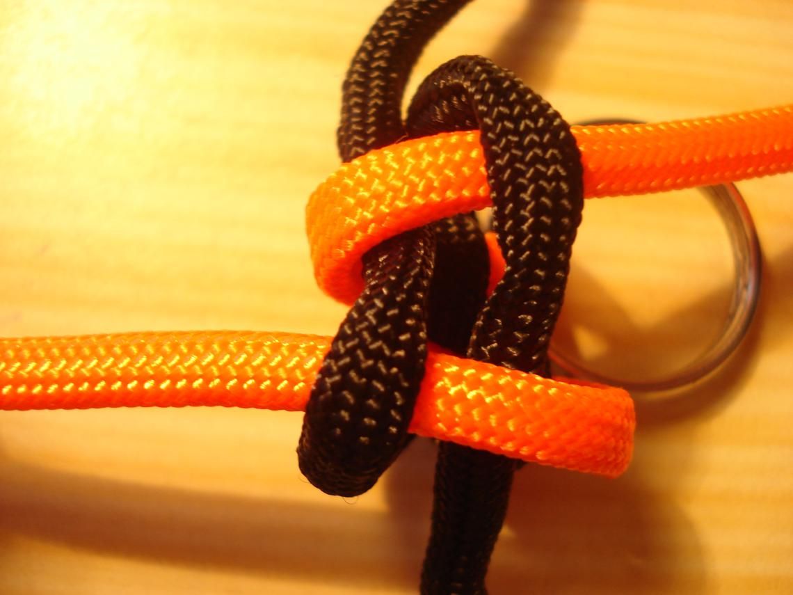 How to Make a Box Knot Keychain Out of Paracord : 11 Steps - Instructables