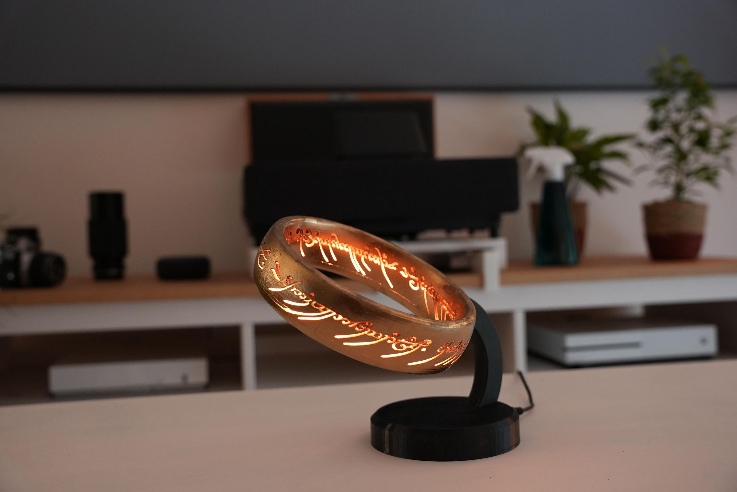 Lord of the Rings Lamp : 11 Steps (with Pictures) - Instructables