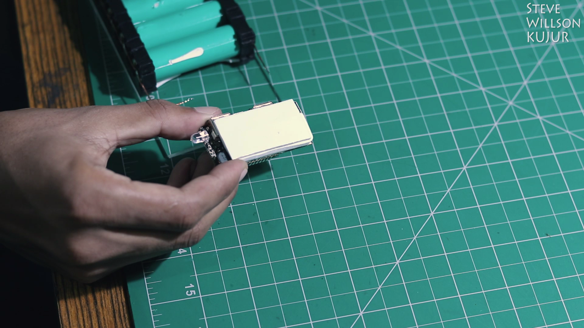 Build a Power Bank in $2 : 7 Steps (with Pictures) - Instructables