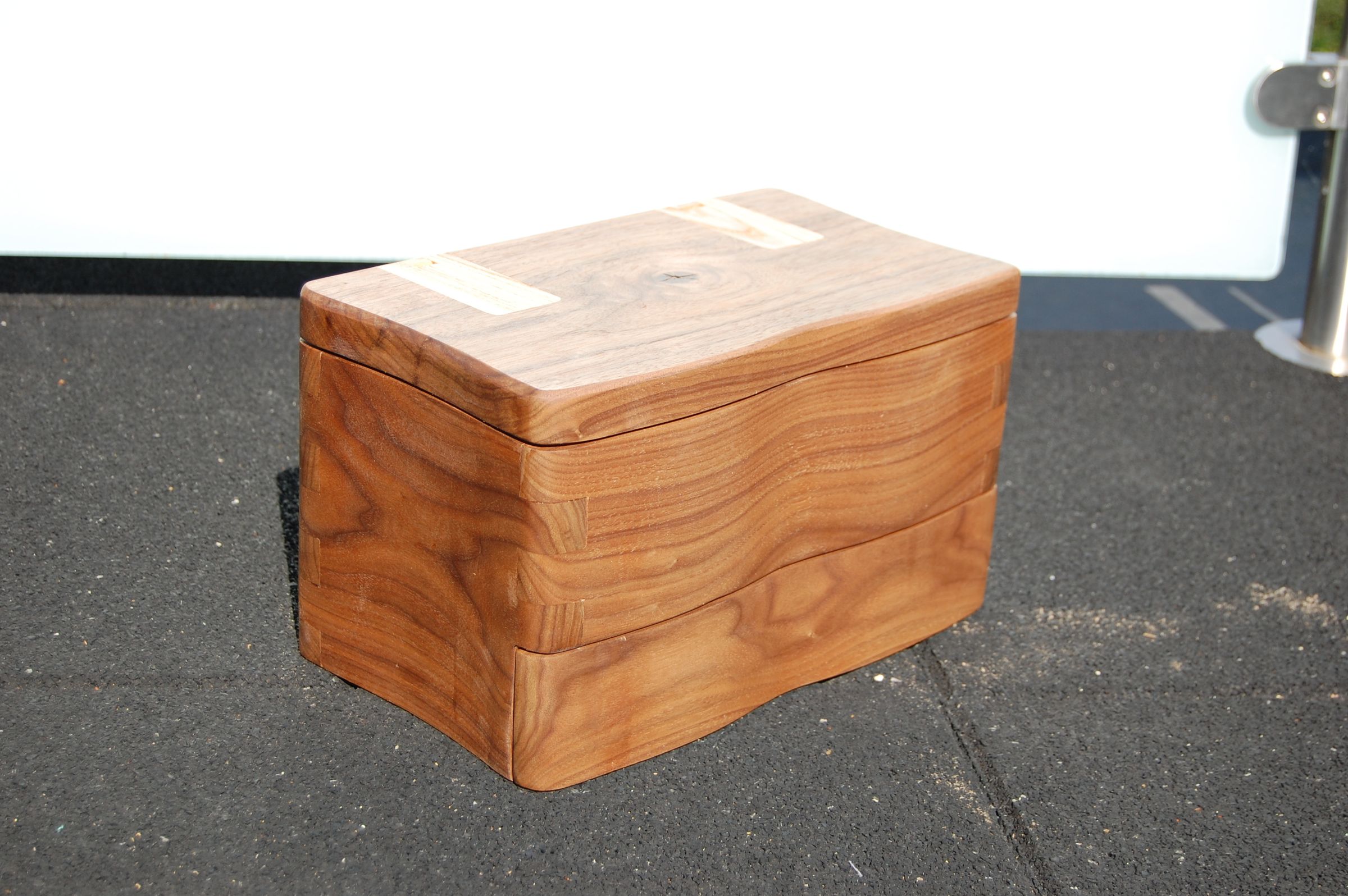 Finishing Walnut Box With Integral Hinge : 7 Steps (with Pictures ...