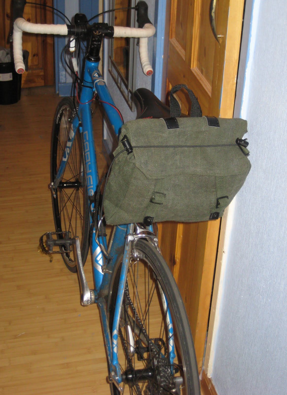 Convert a Canvas Bag to a Traditional English Saddle Bag : 7 Steps ...