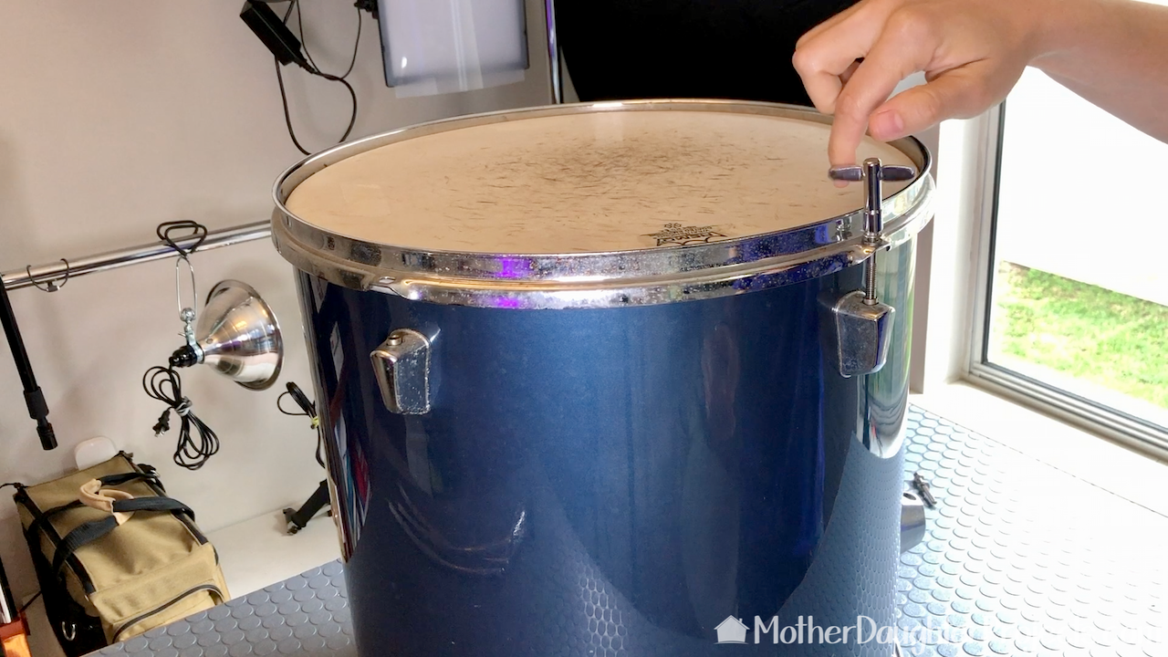 Floor Tom End Table With Smart Light : 4 Steps - Instructables