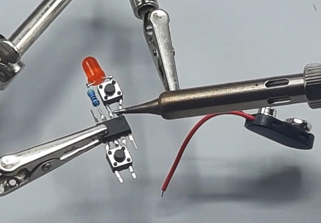 Simple Click on Click Off Circuit : 6 Steps (with Pictures) - Instructables