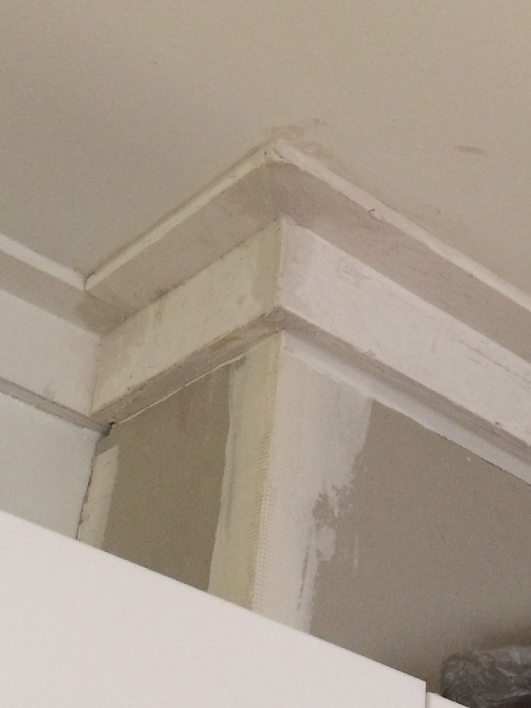 Try Your Hand at Installing Cornice : 5 Steps (with Pictures ...