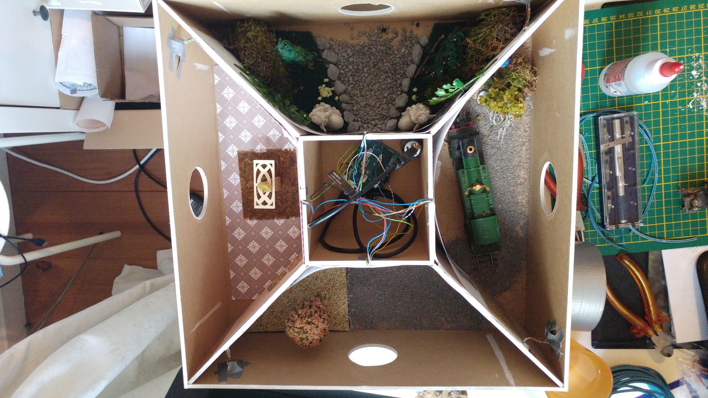 Peep-Show Box With LEDs : 5 Steps (with Pictures) - Instructables