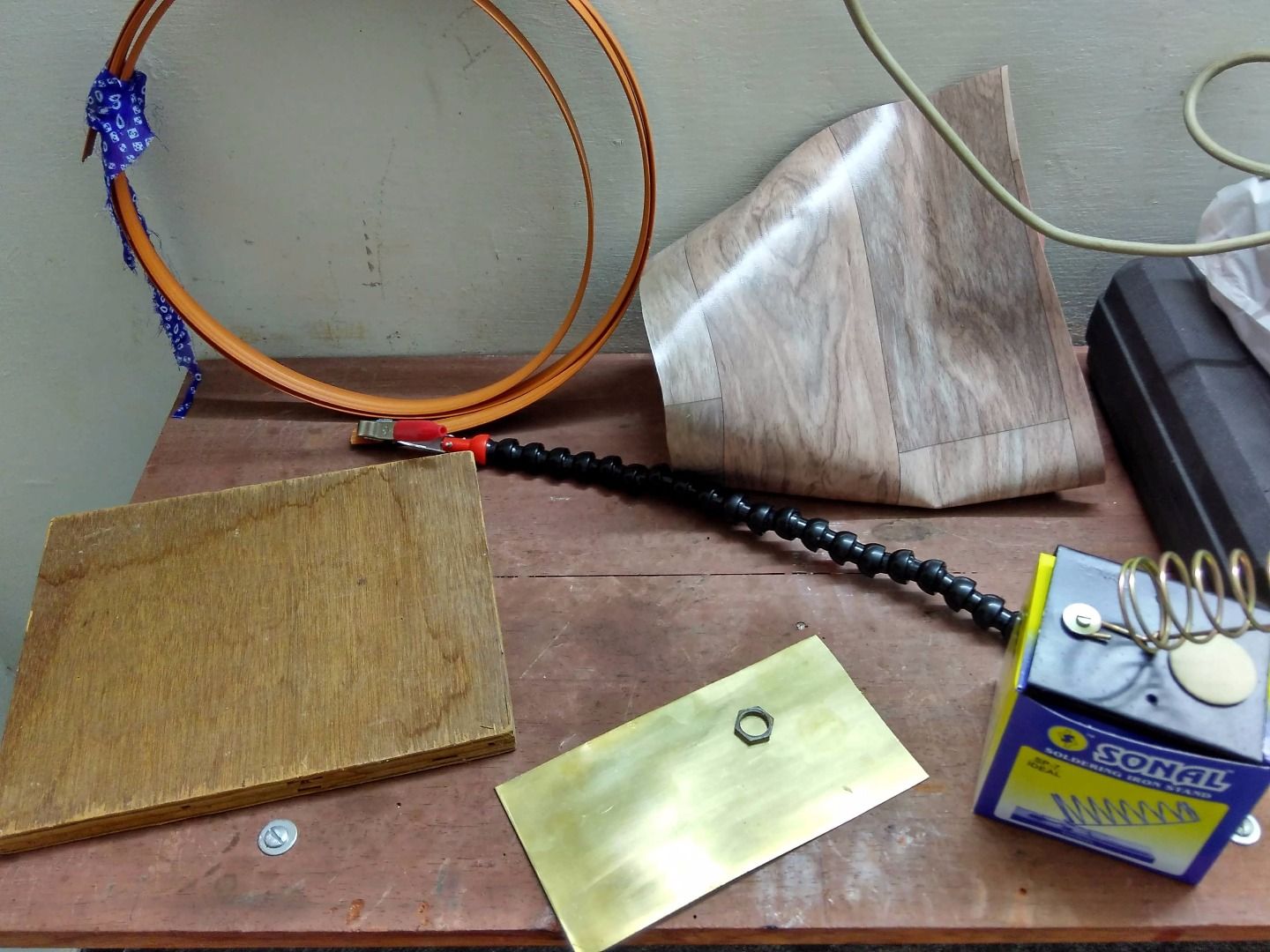 DIY Third Hand for Soldering : 7 Steps (with Pictures) - Instructables