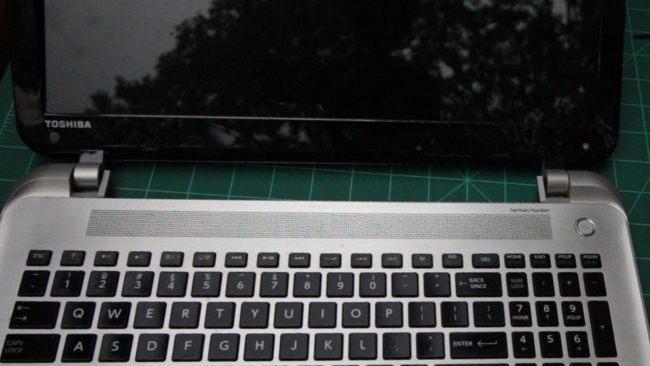 Replacing a Laptop Screen Cable : 11 Steps - Instructables