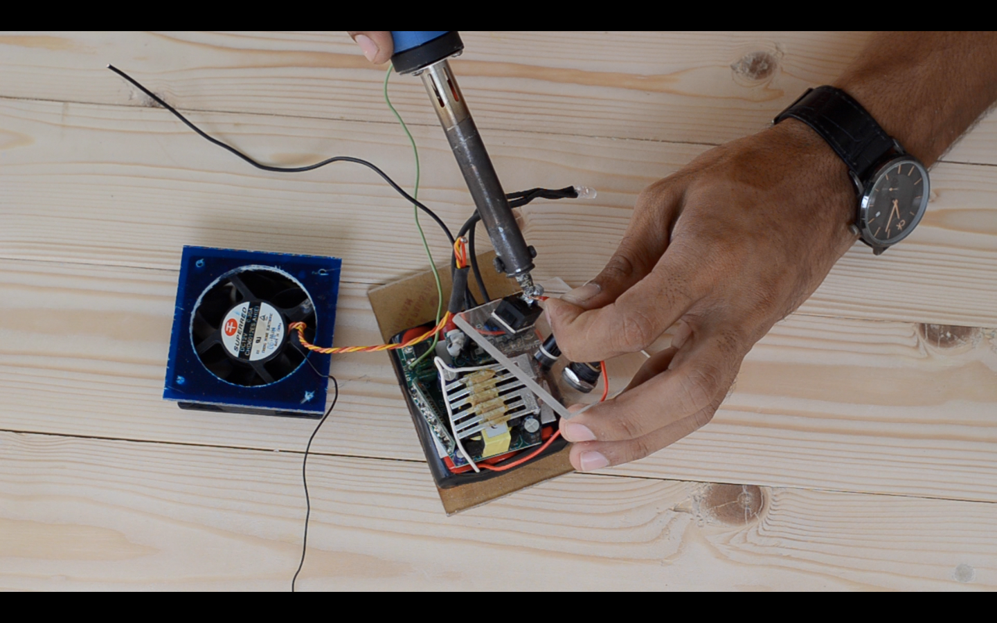 DIY Portable Power Inverter (12v DC to 220v AC) : 11 Steps (with ...