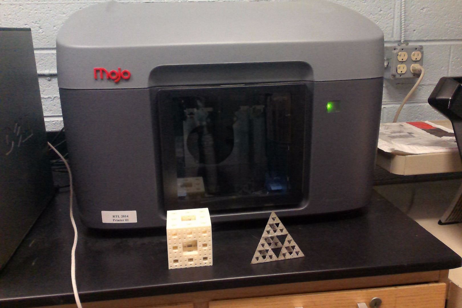 3D Printed Fractal Antenna With a Parabolic Reflector : 8 Steps ...