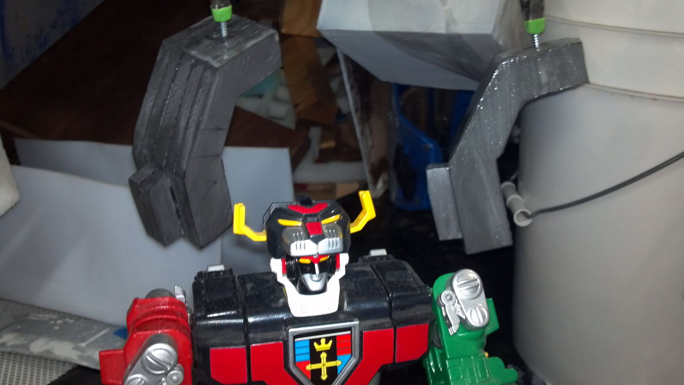 Voltron Force (5 Person Assembling Epic Costume) : 7 Steps (with ...