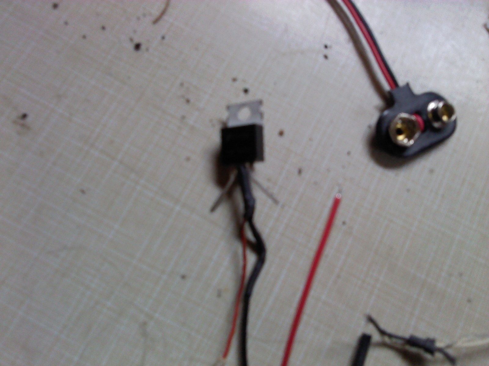 Simple 9v Usb Charger in an Altoids Tin : 4 Steps - Instructables